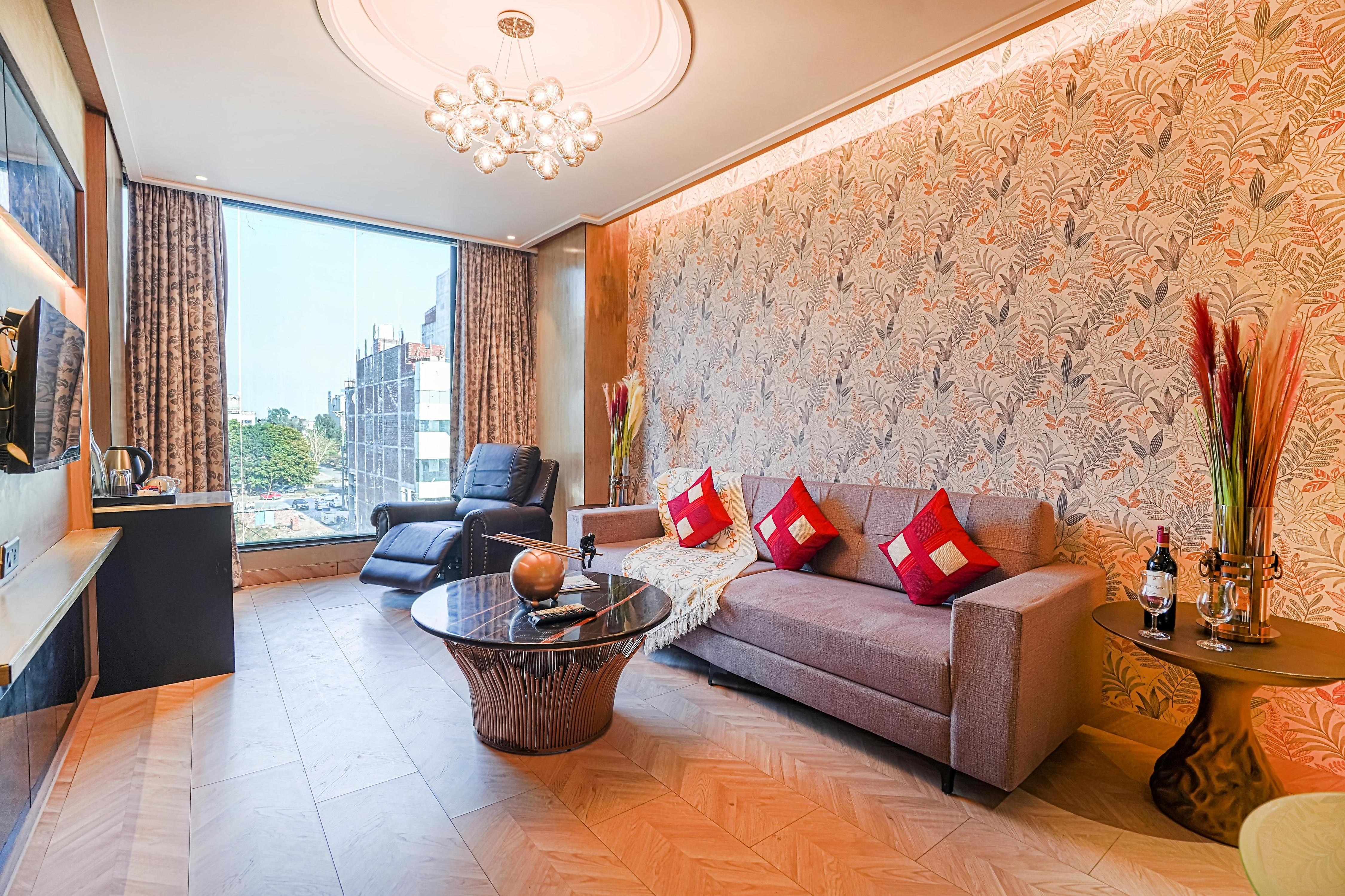 Luxe Stayz Signature 𝗕𝗢𝗢𝗞 Amritsar Hotel