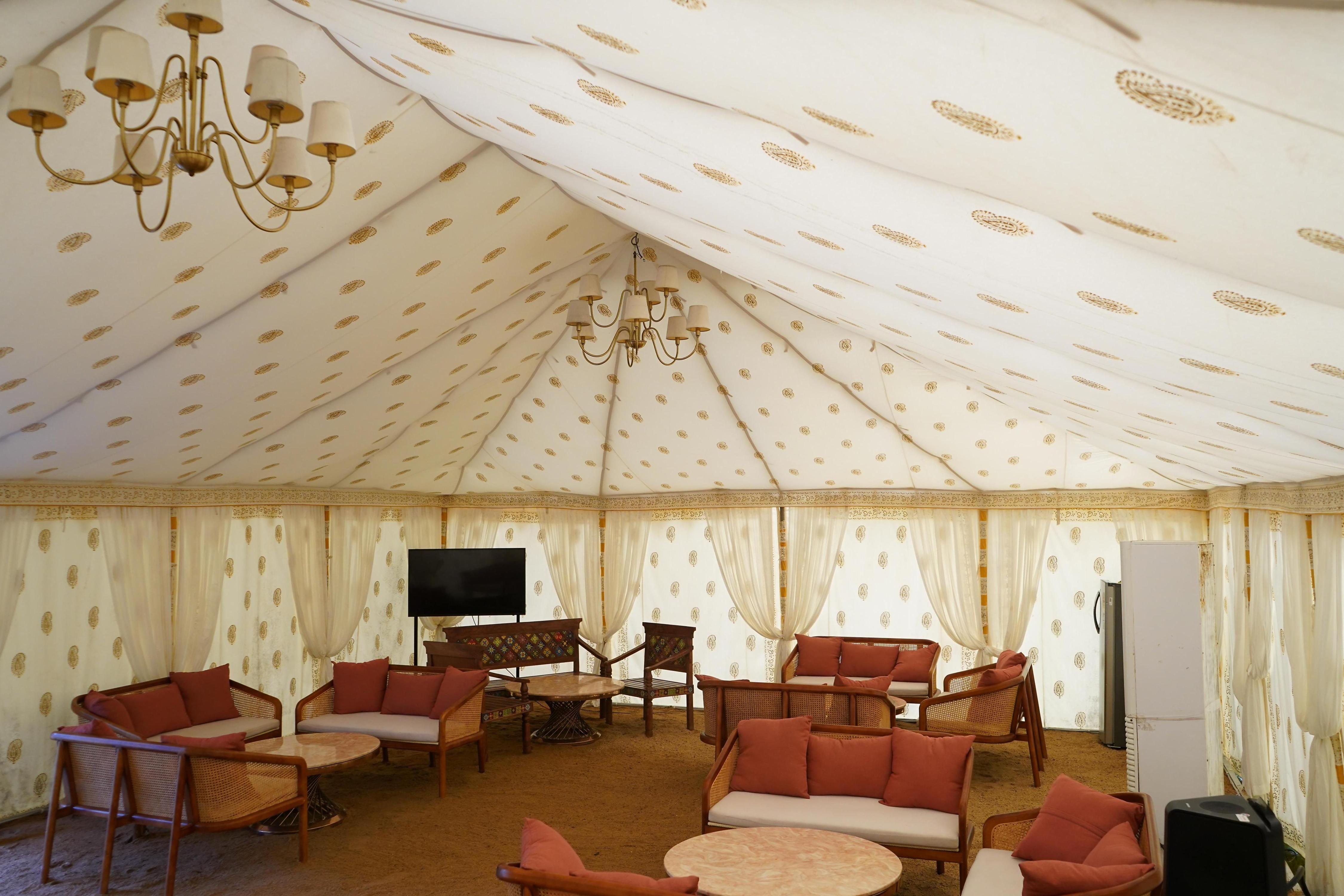 Daman Club 𝗕𝗢𝗢𝗞 Daman Hotel