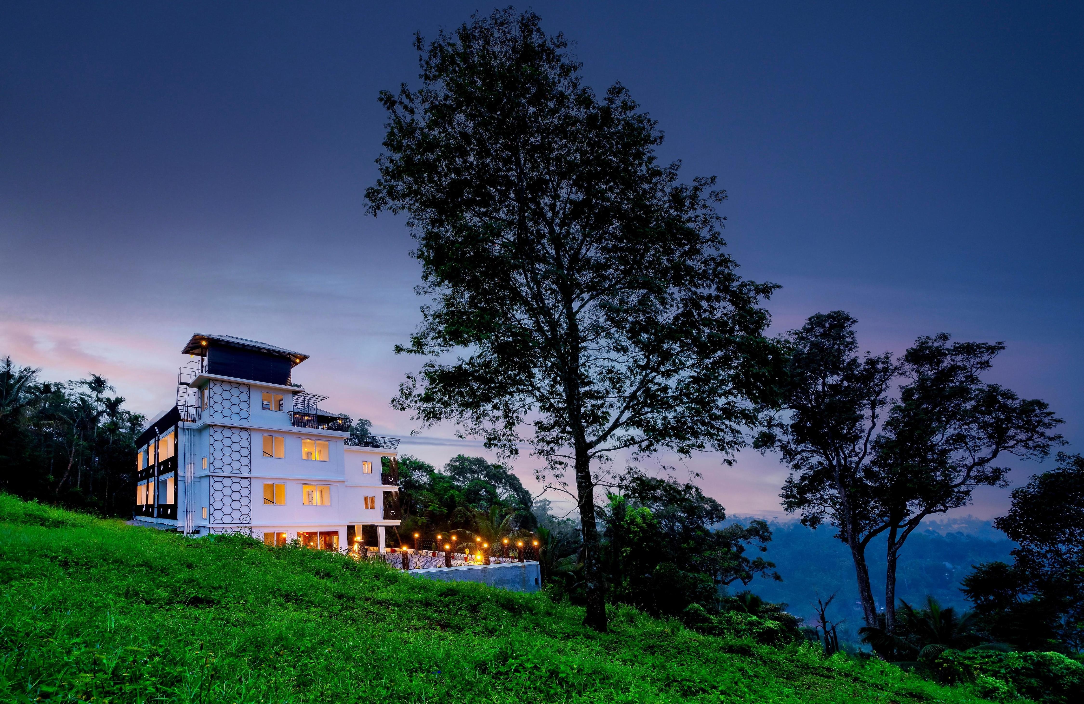 Fortune Palace Holidays 𝗕𝗢𝗢𝗞 Munnar Resort