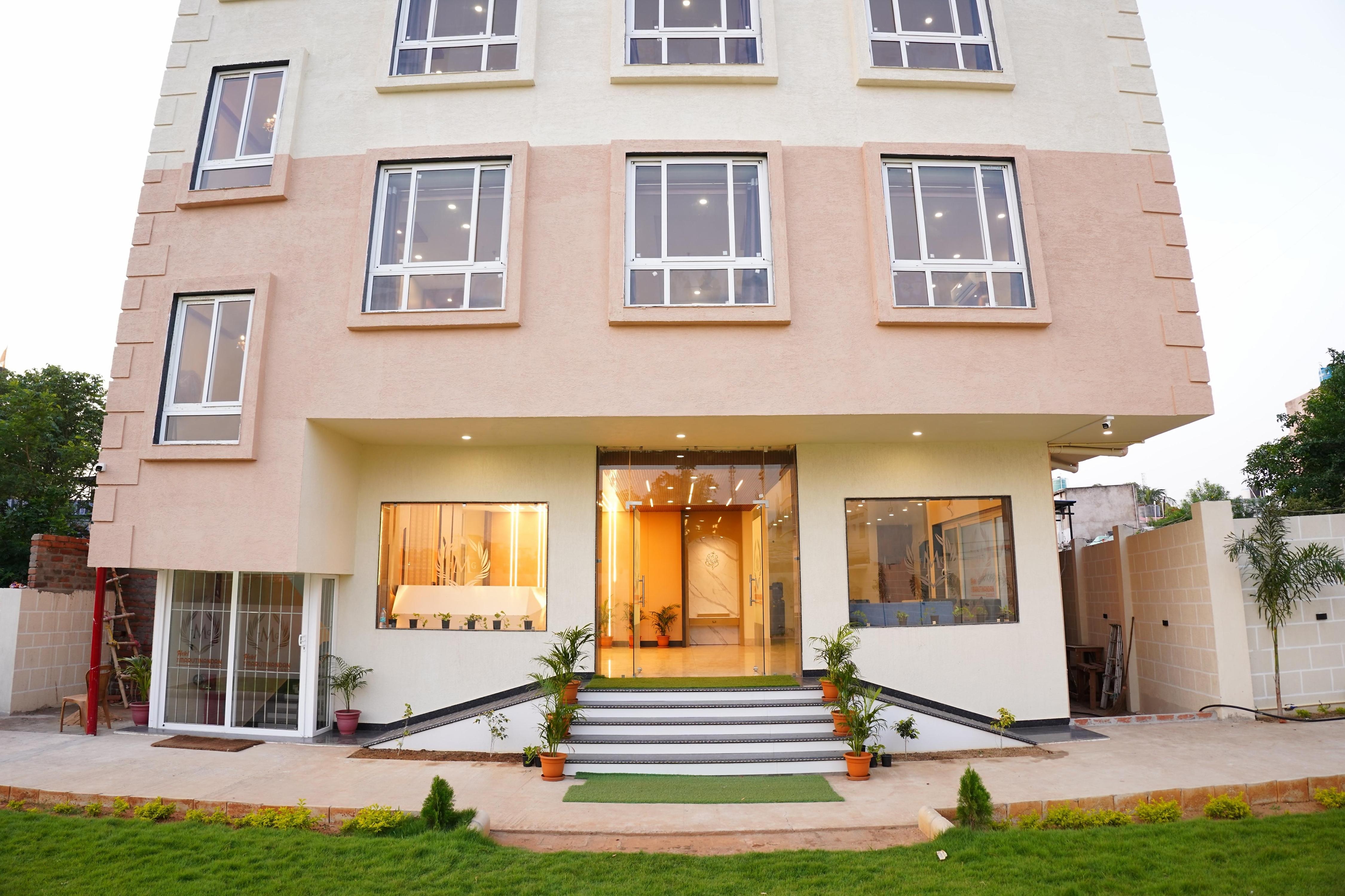 Hotel Marutinandan Grand 𝗕𝗢𝗢𝗞 Deoghar Hotel