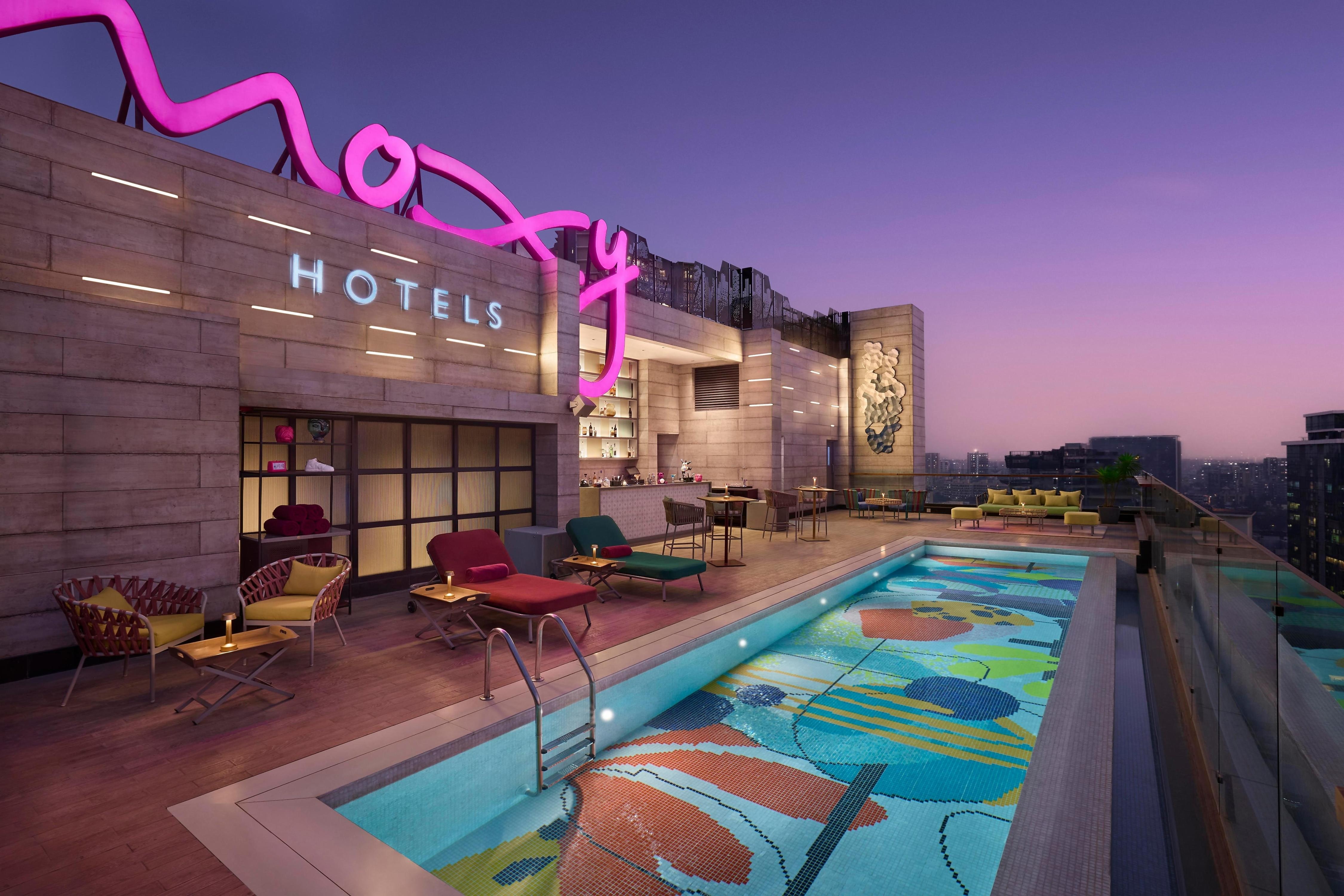 Moxy Mumbai Andheri West By Marriott 𝗕𝗢𝗢𝗞 Mumbai Hotel