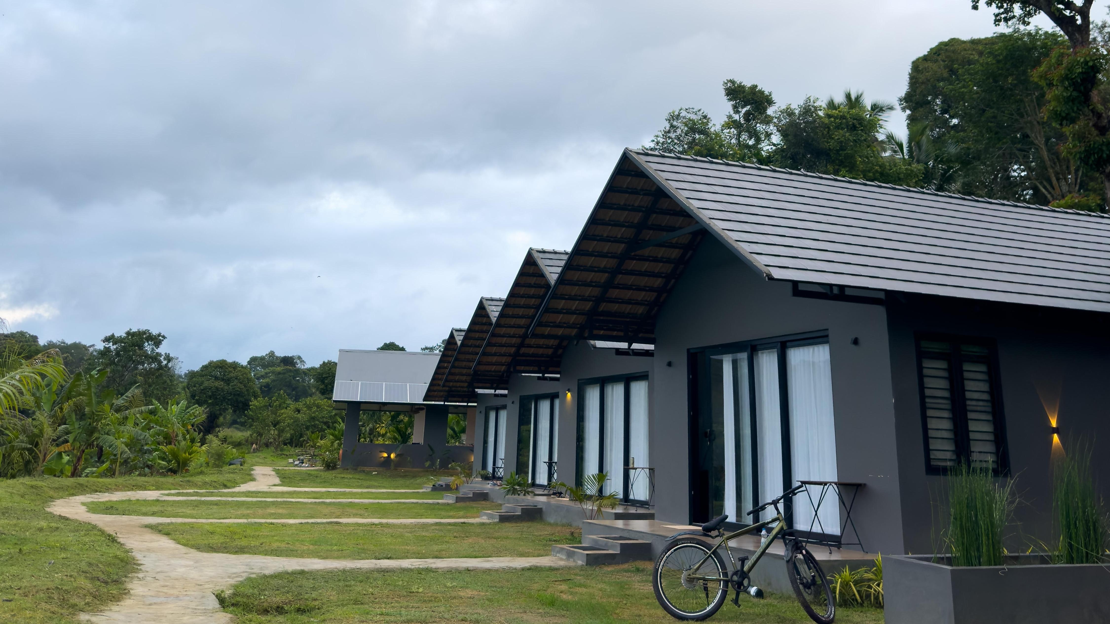 Bendheka-Cliff front Cottages 𝗕𝗢𝗢𝗞 Coorg Cottage