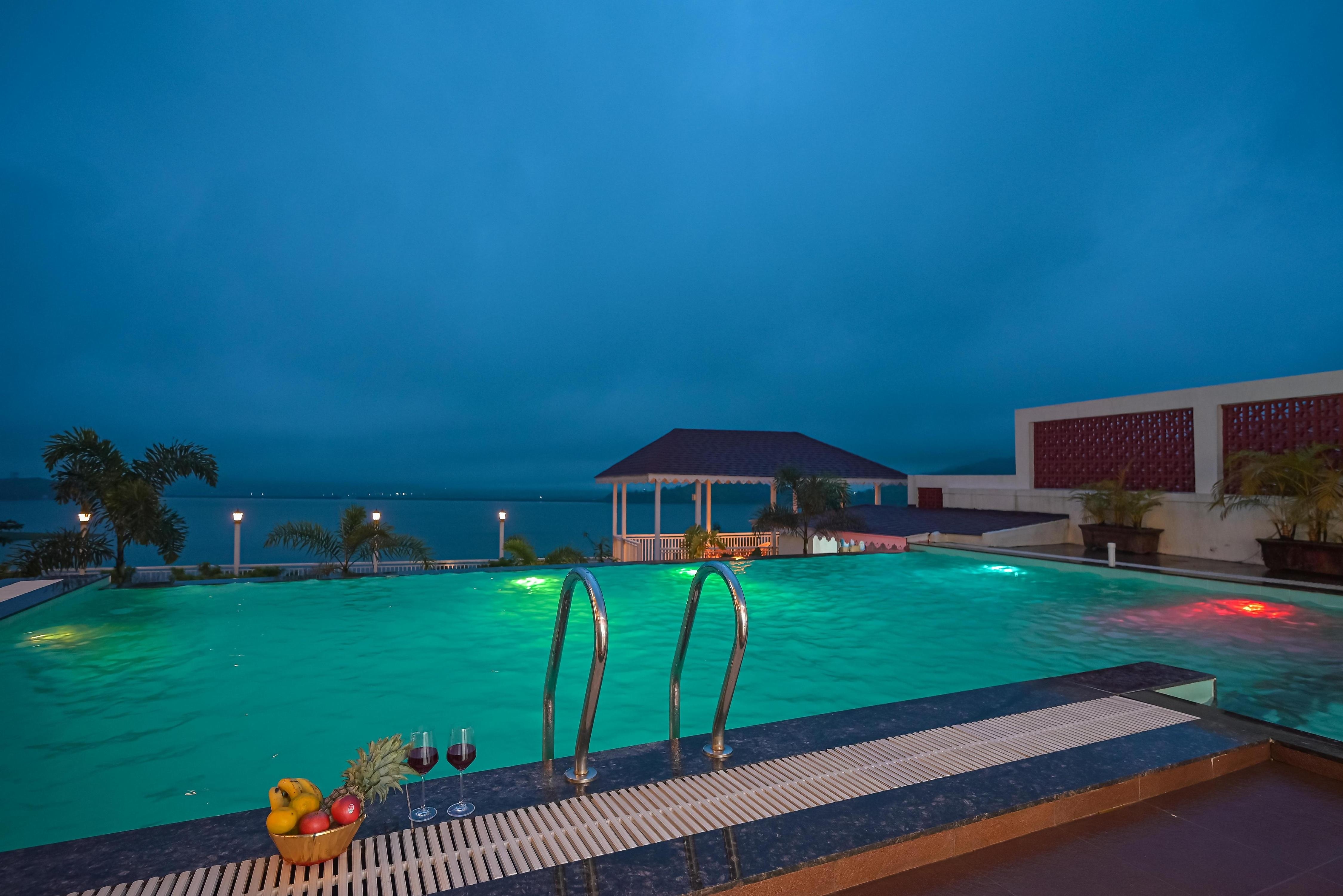 Lake Vista Manor 4BHK Villa with Infinity Pool Igatpuri - Reviews ...