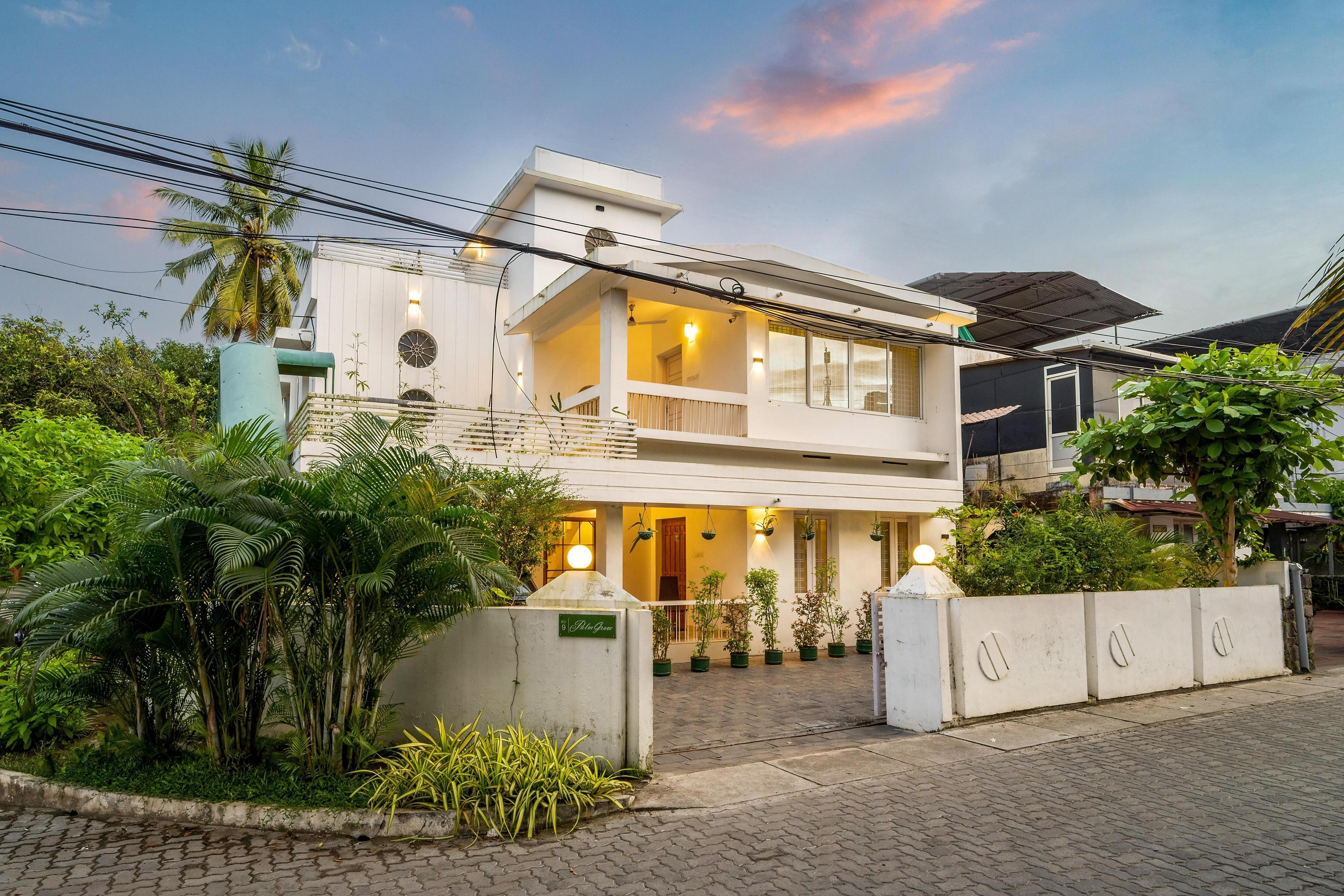 Kochi Blissful Refuge In Panampilly Nagar By Bastiat Stays 𝗕𝗢𝗢𝗞 Cochin ...