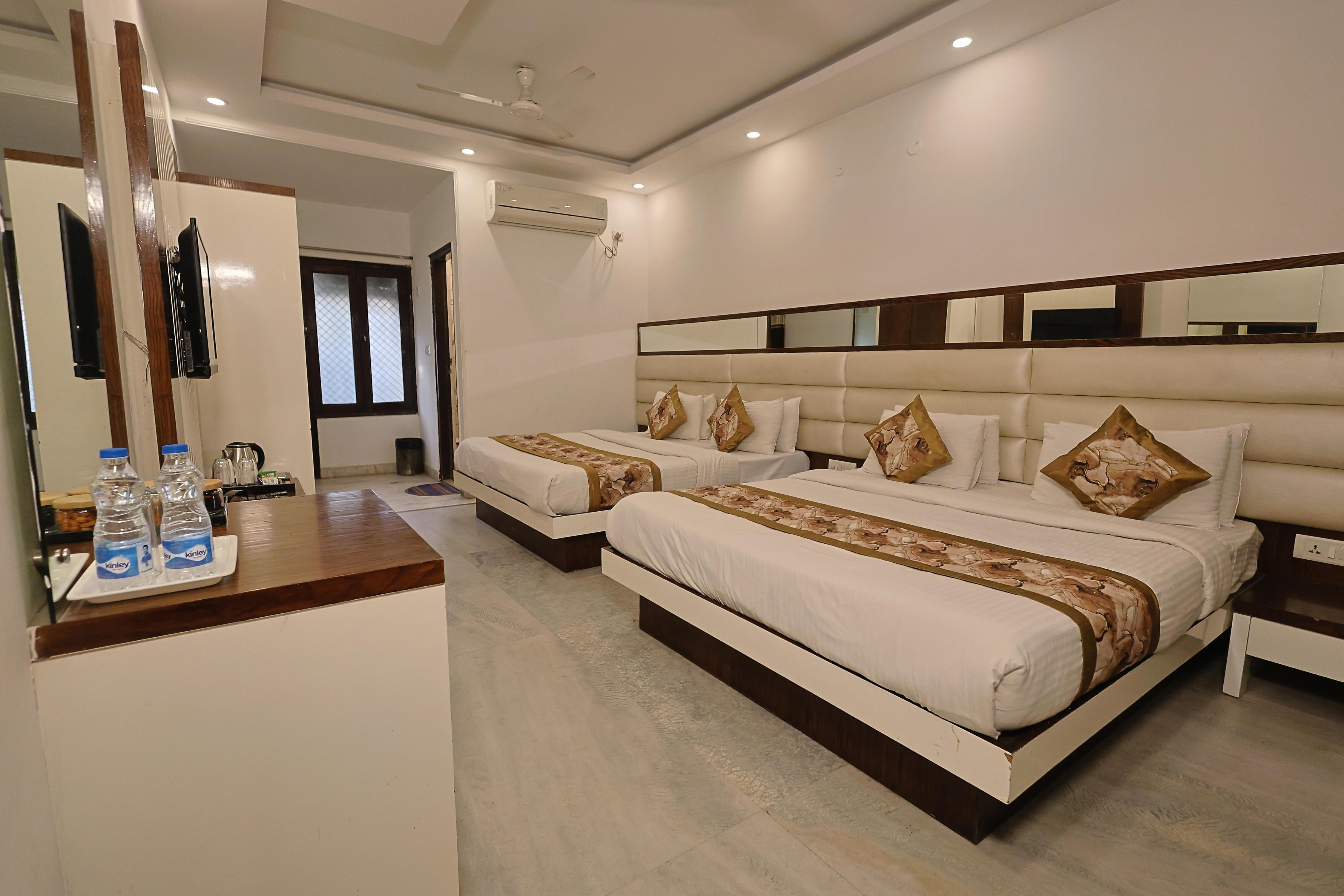 Yes Boss Near New Delhi Railway Station 𝗕𝗢𝗢𝗞 Delhi Hotel