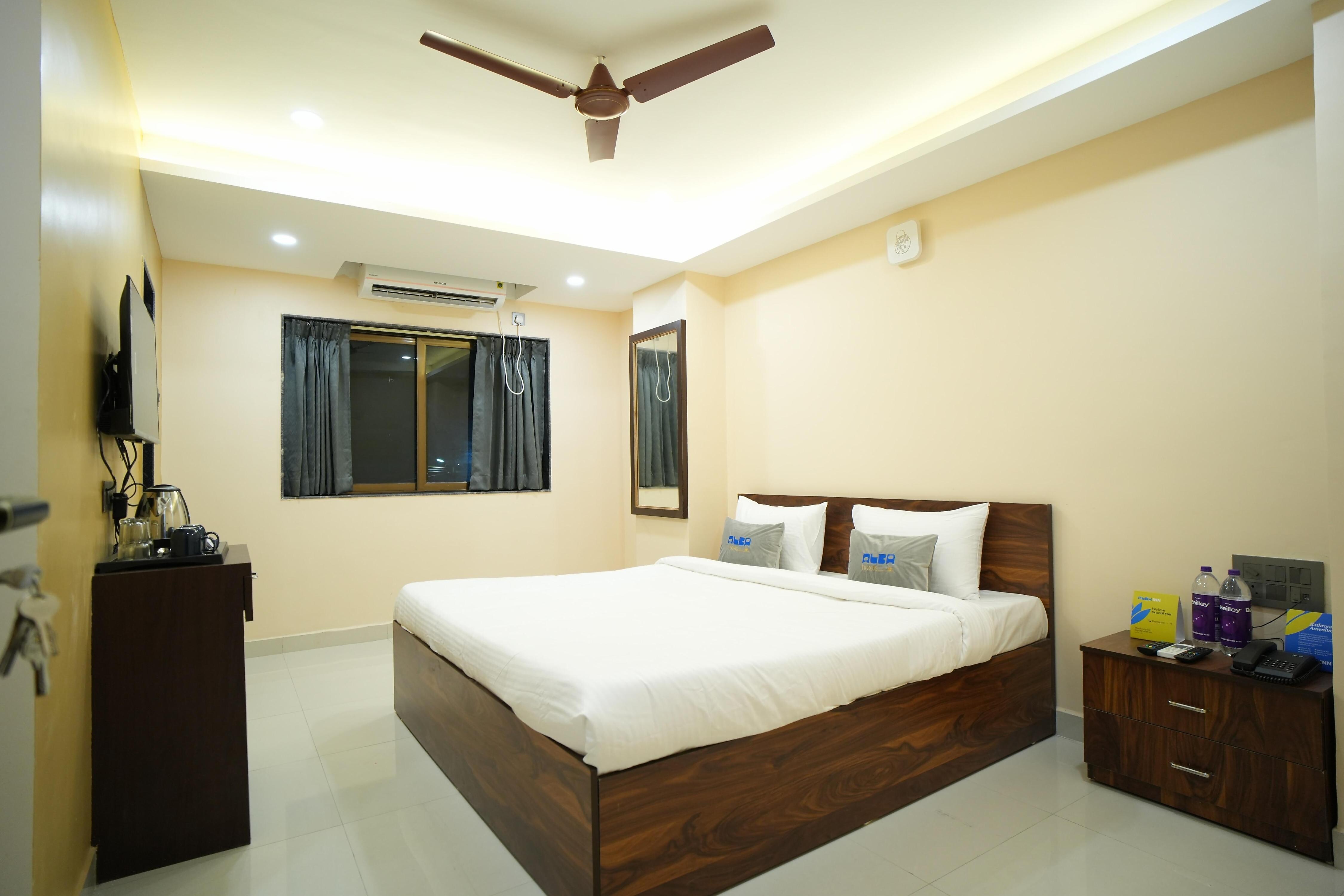 HOTEL PRAVASA STAY 𝗕𝗢𝗢𝗞 Shirdi Hotel