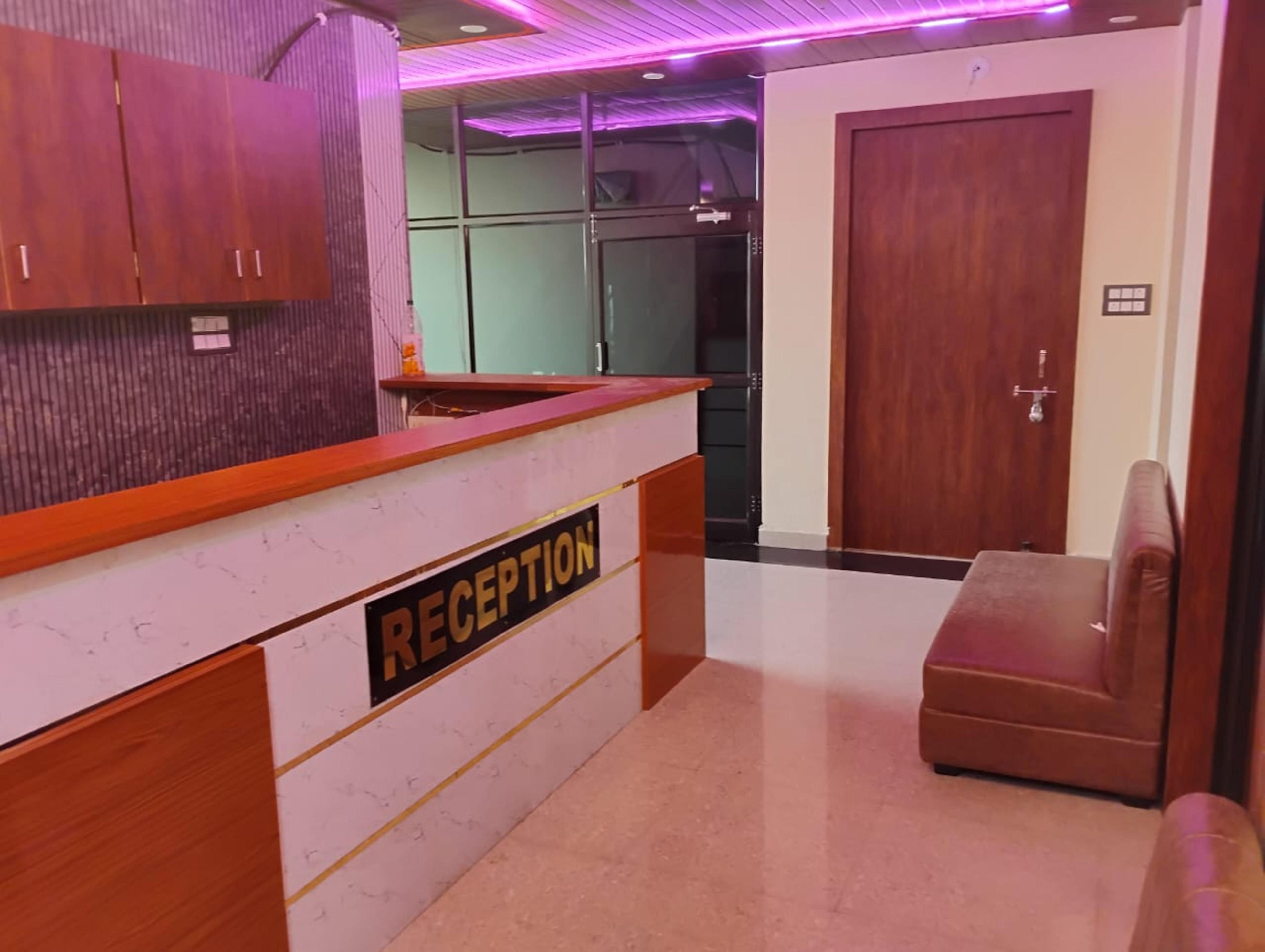 The Royal Sagar Hotel & BAR 𝗕𝗢𝗢𝗞 Baran Hotel