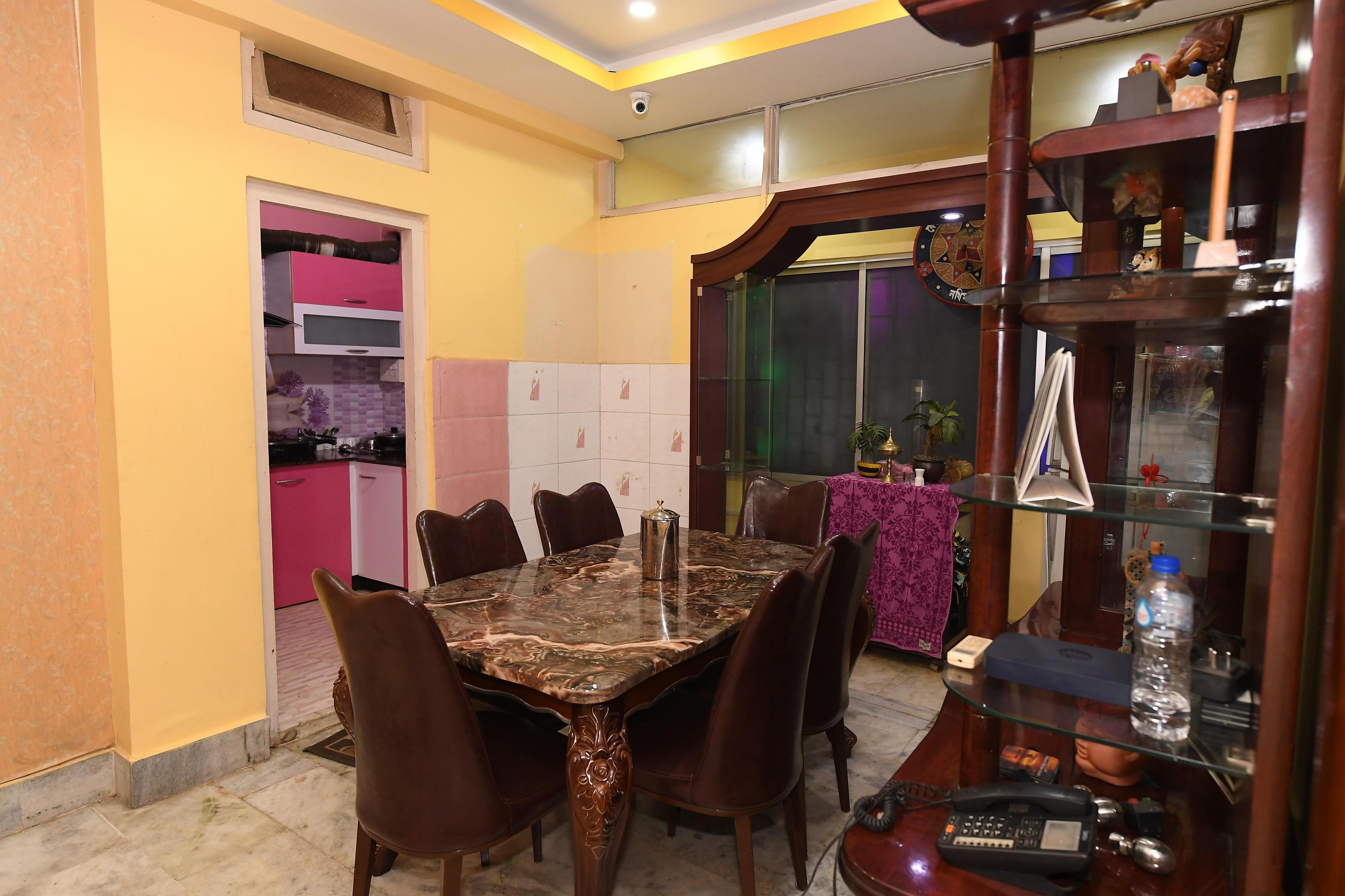 Niri s Nest Homestay 𝗕𝗢𝗢𝗞 Guwahati Apartment