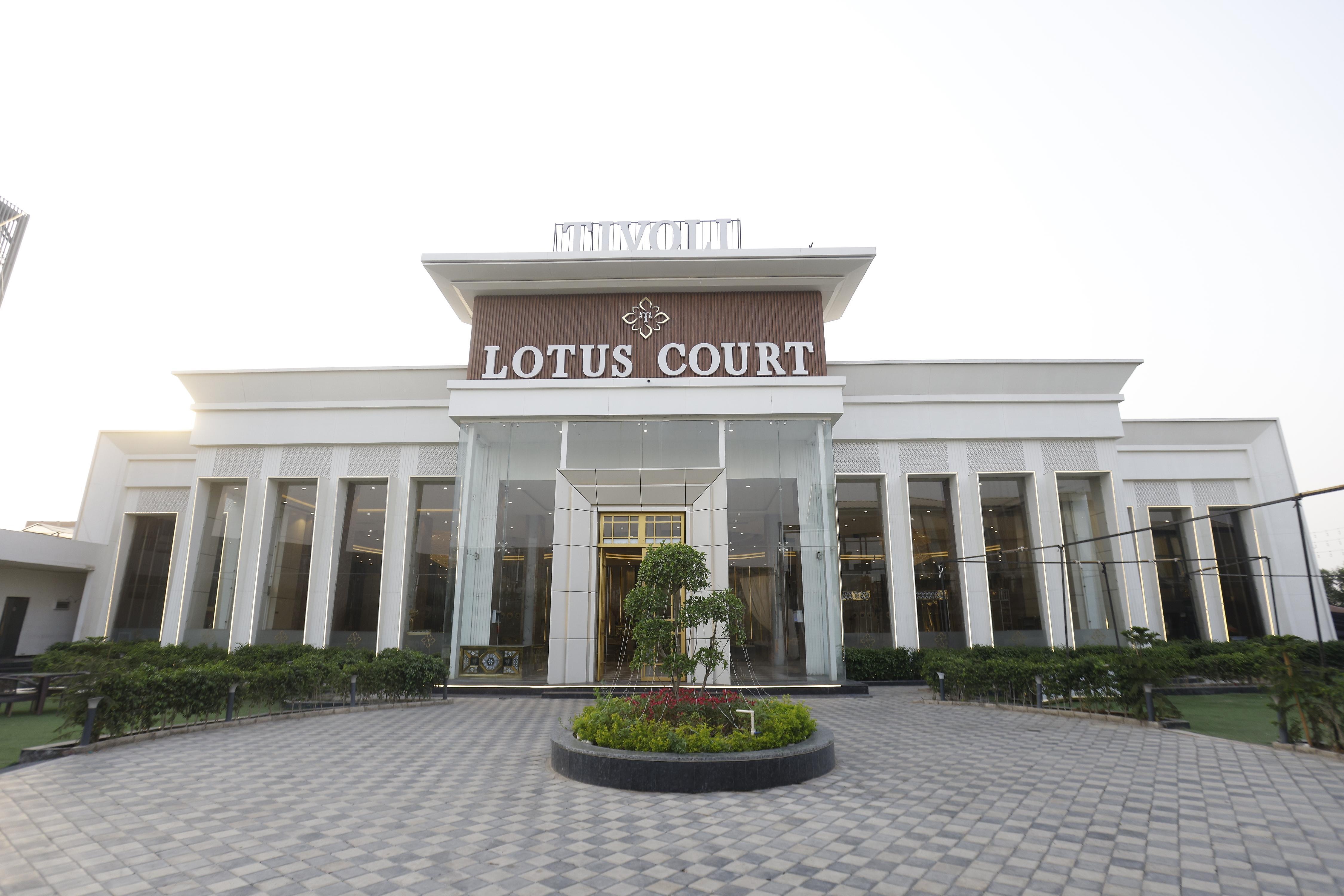 The Hoften Lotus Court 𝗕𝗢𝗢𝗞 Noida Hotel