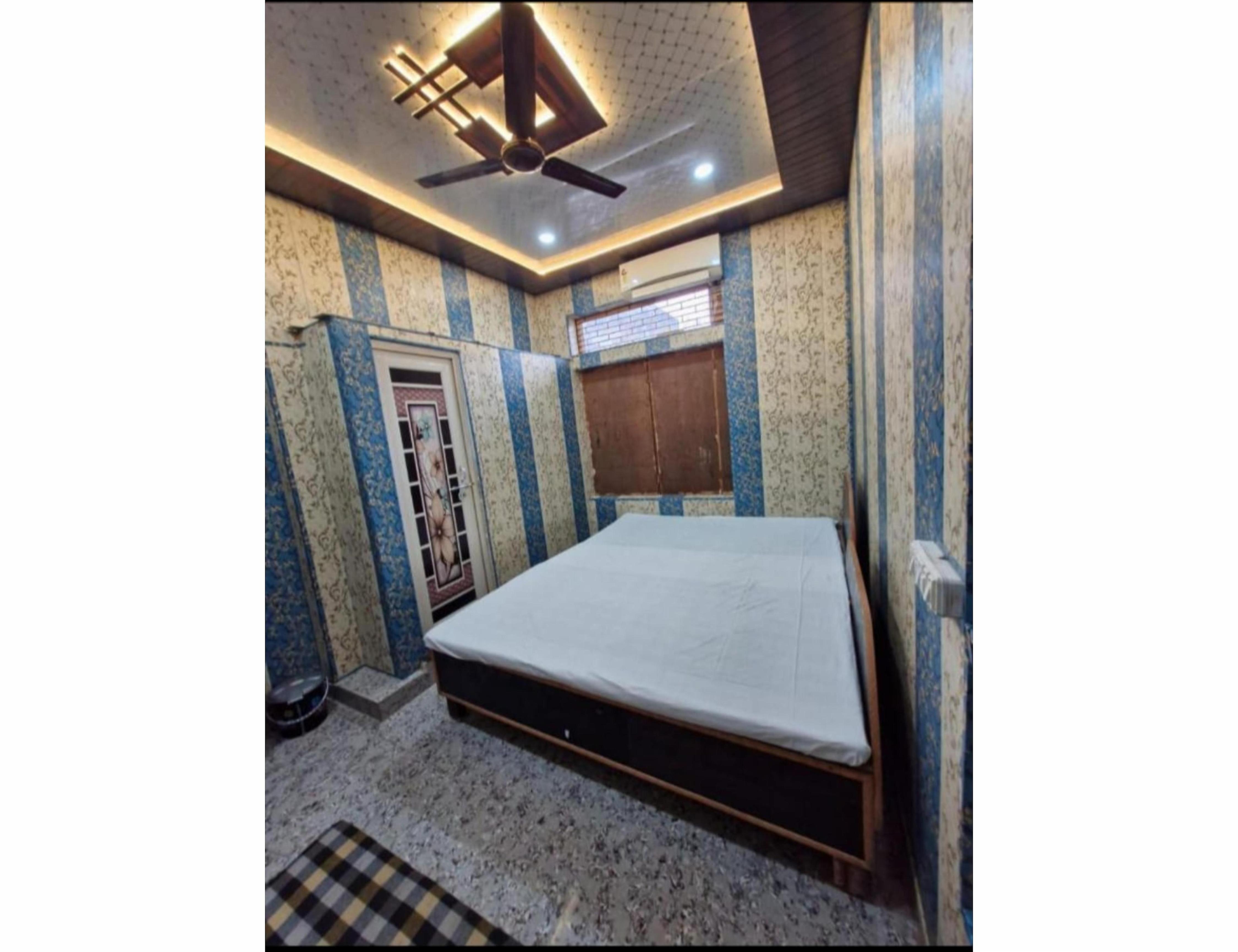 Rooms of Radha krishna Niwas - Homestay in Varanasi
