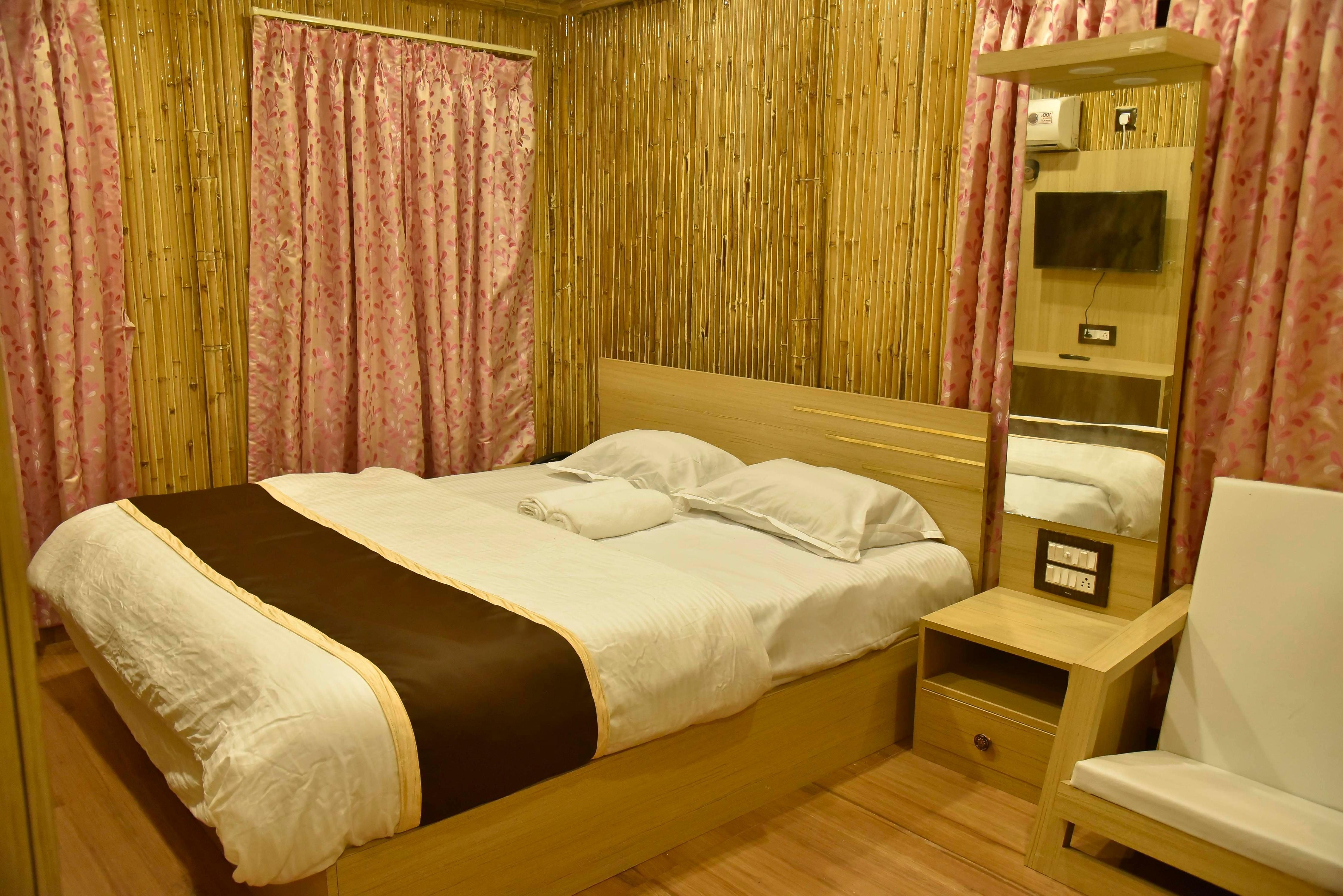 Rooms of Tarapith Tapabon Eco Resort - Resort in Tarapith