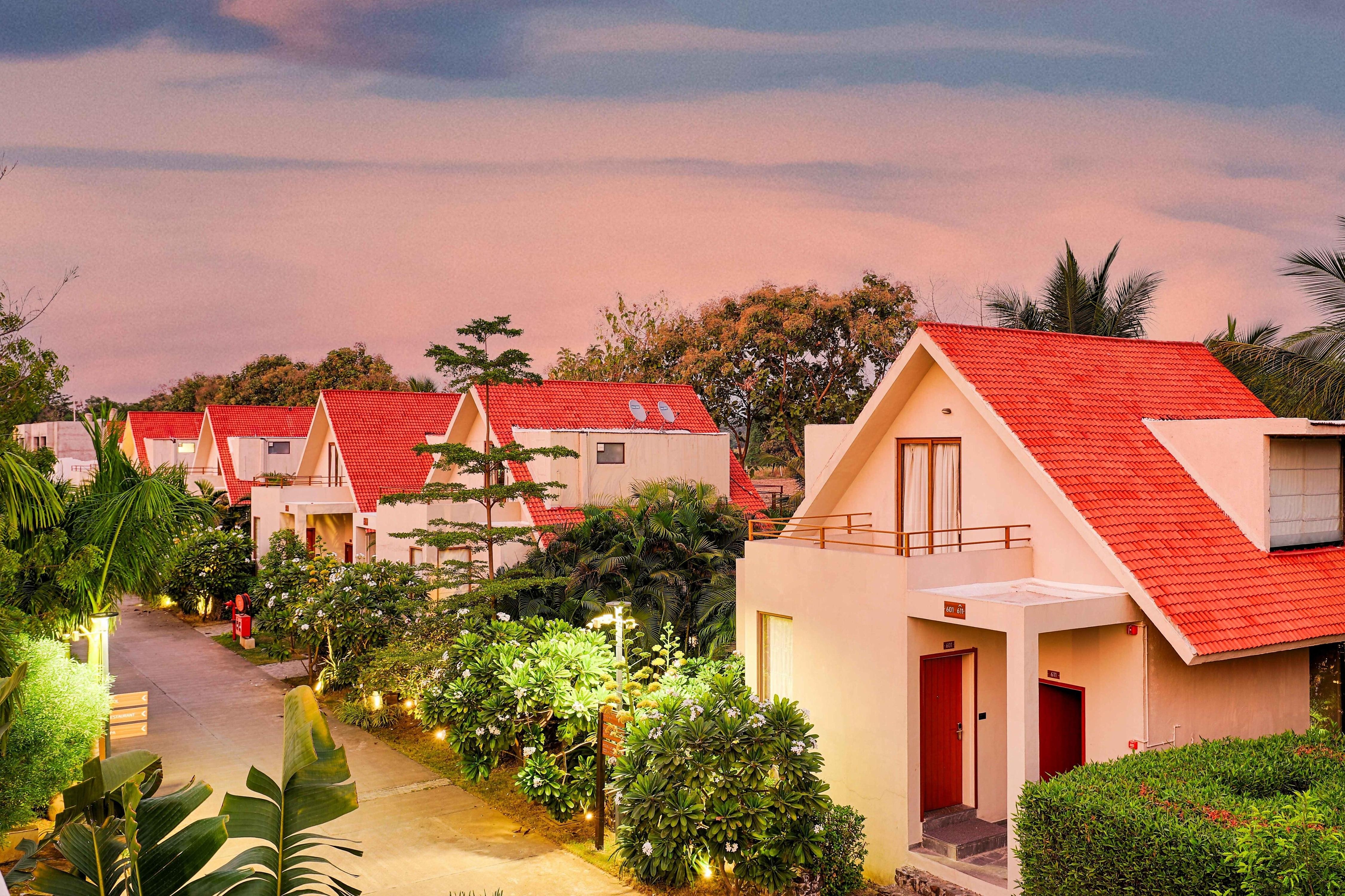 Club Mahindra Pavagadh 𝗕𝗢𝗢𝗞 Halol Resort