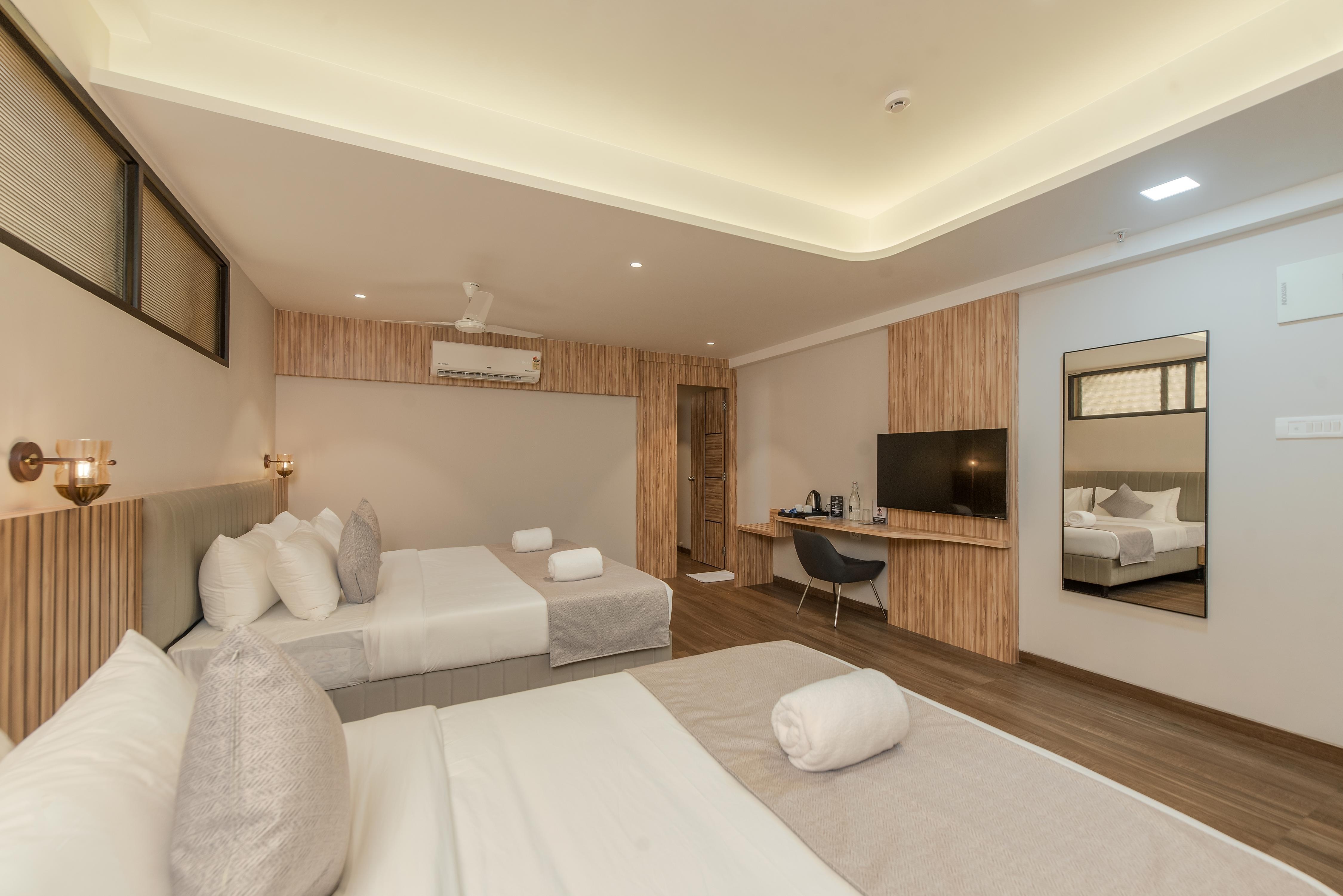 Hotel Shoolin Comforts 𝗕𝗢𝗢𝗞 Mangalore Hotel