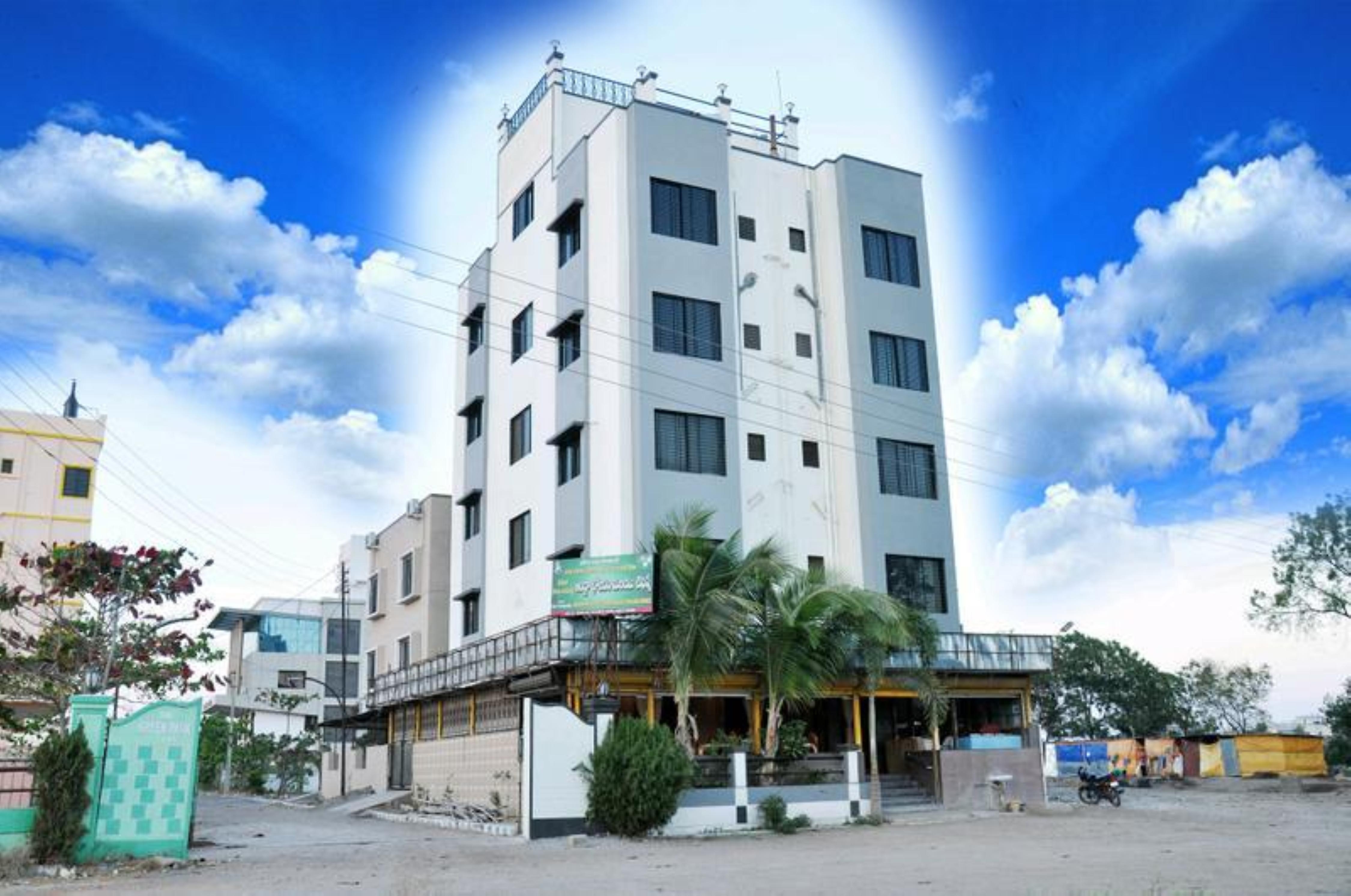 Amenities of Hotel Crystal Castle