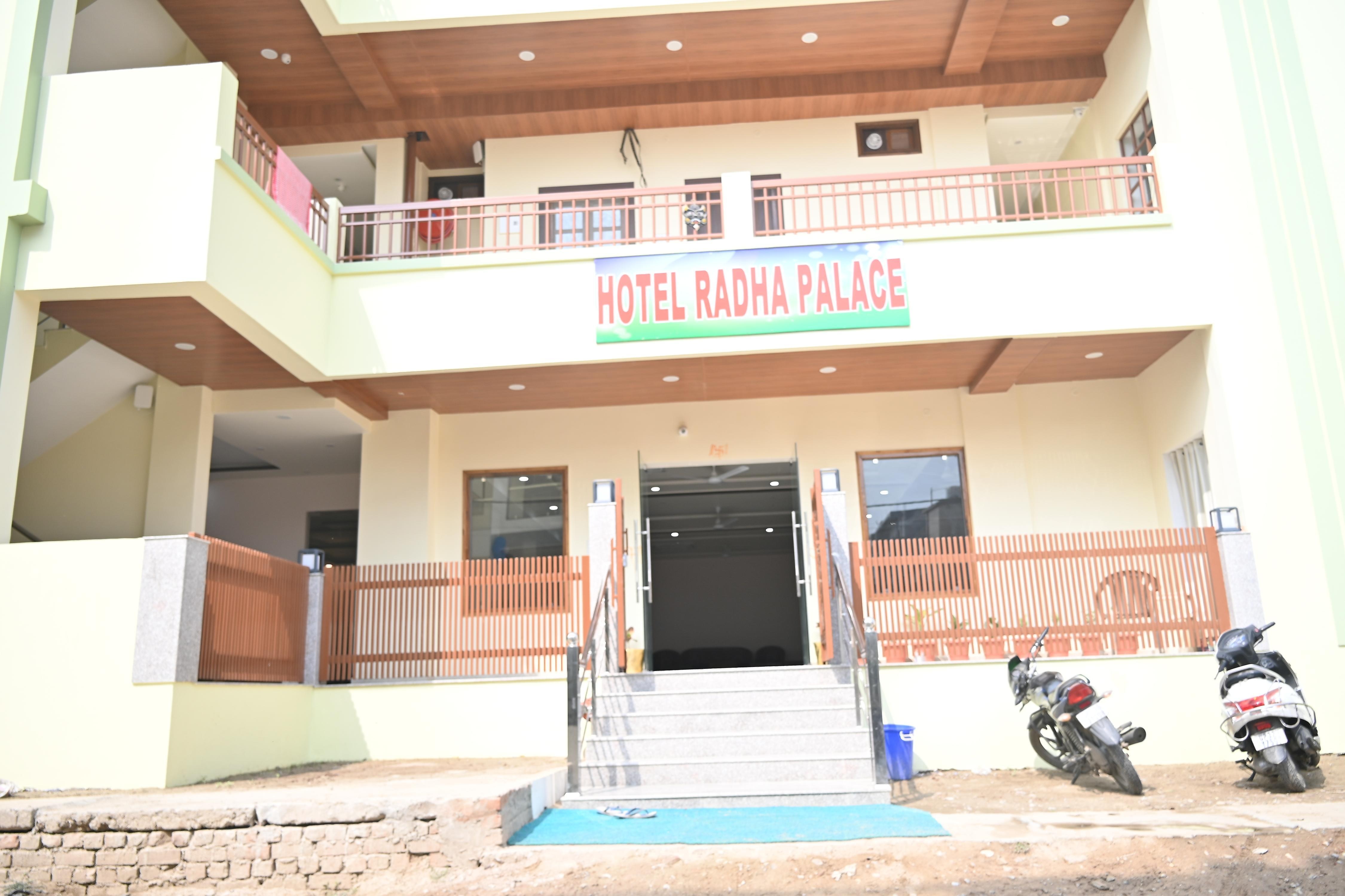 RADHA PALACE 𝗕𝗢𝗢𝗞 Gorakhpur Hotel