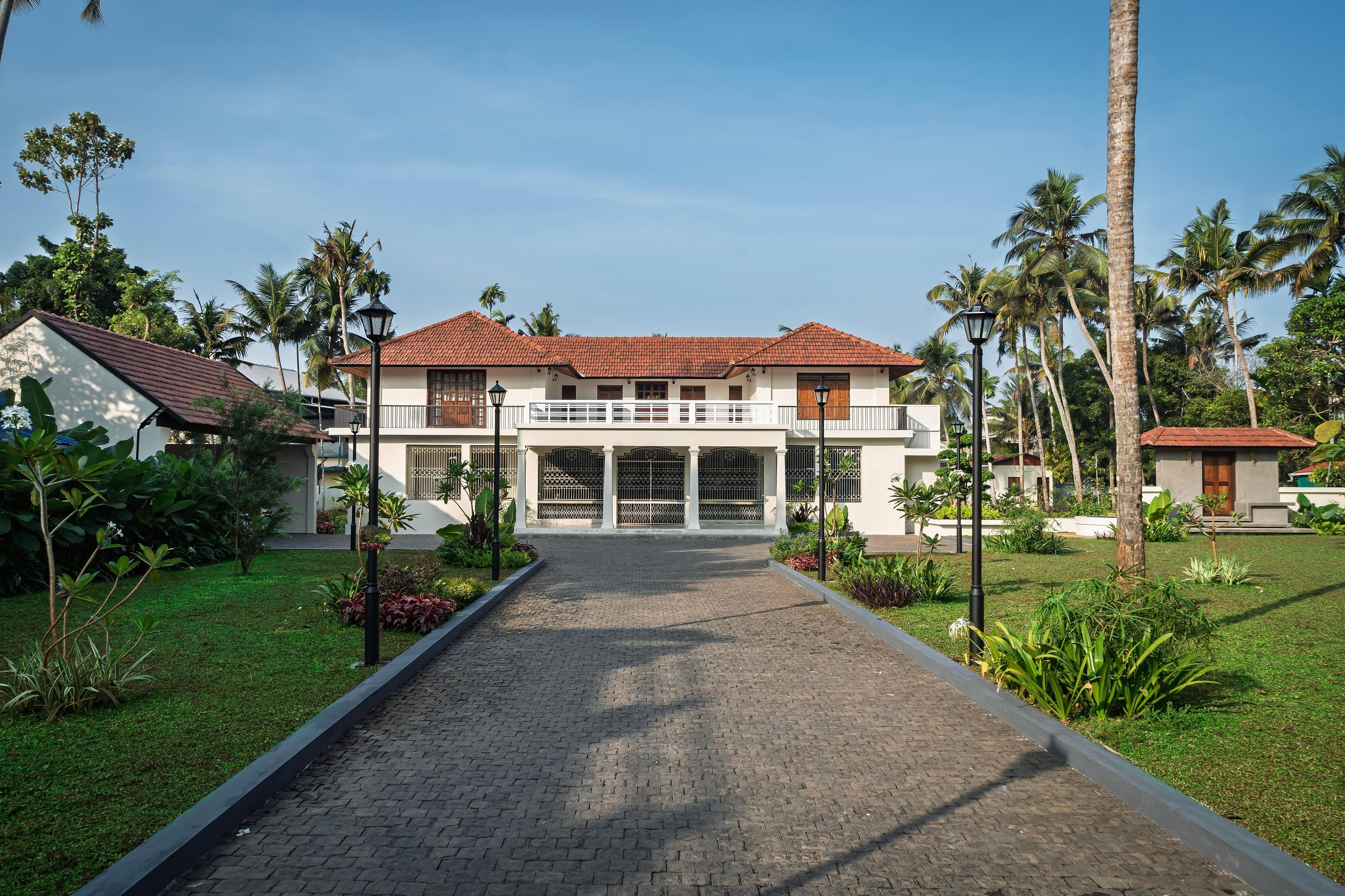 Reverie 𝗕𝗢𝗢𝗞 Cochin Villa