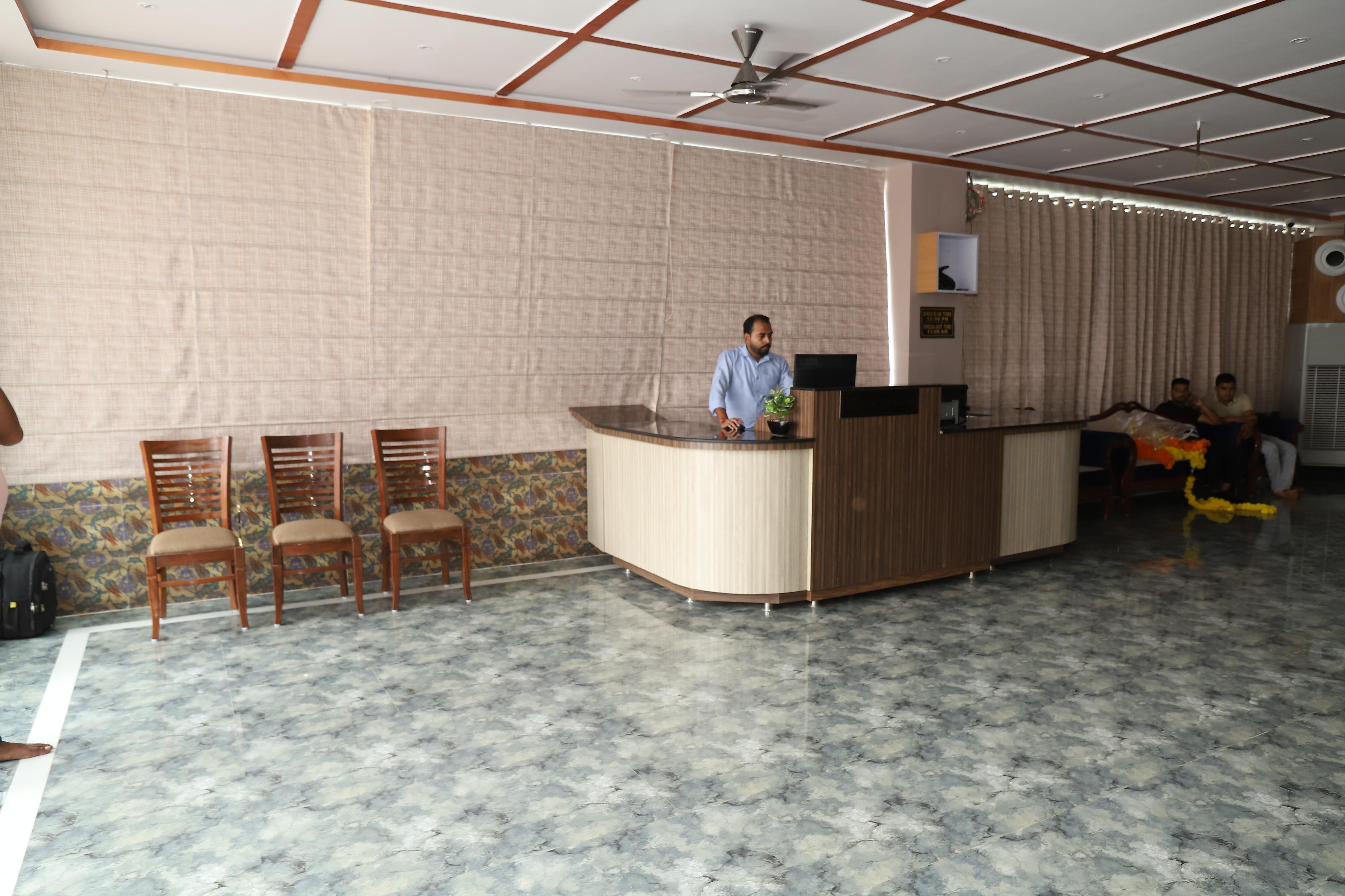 Rooms of Babu's Premium - Siwan Hotel on Goibibo