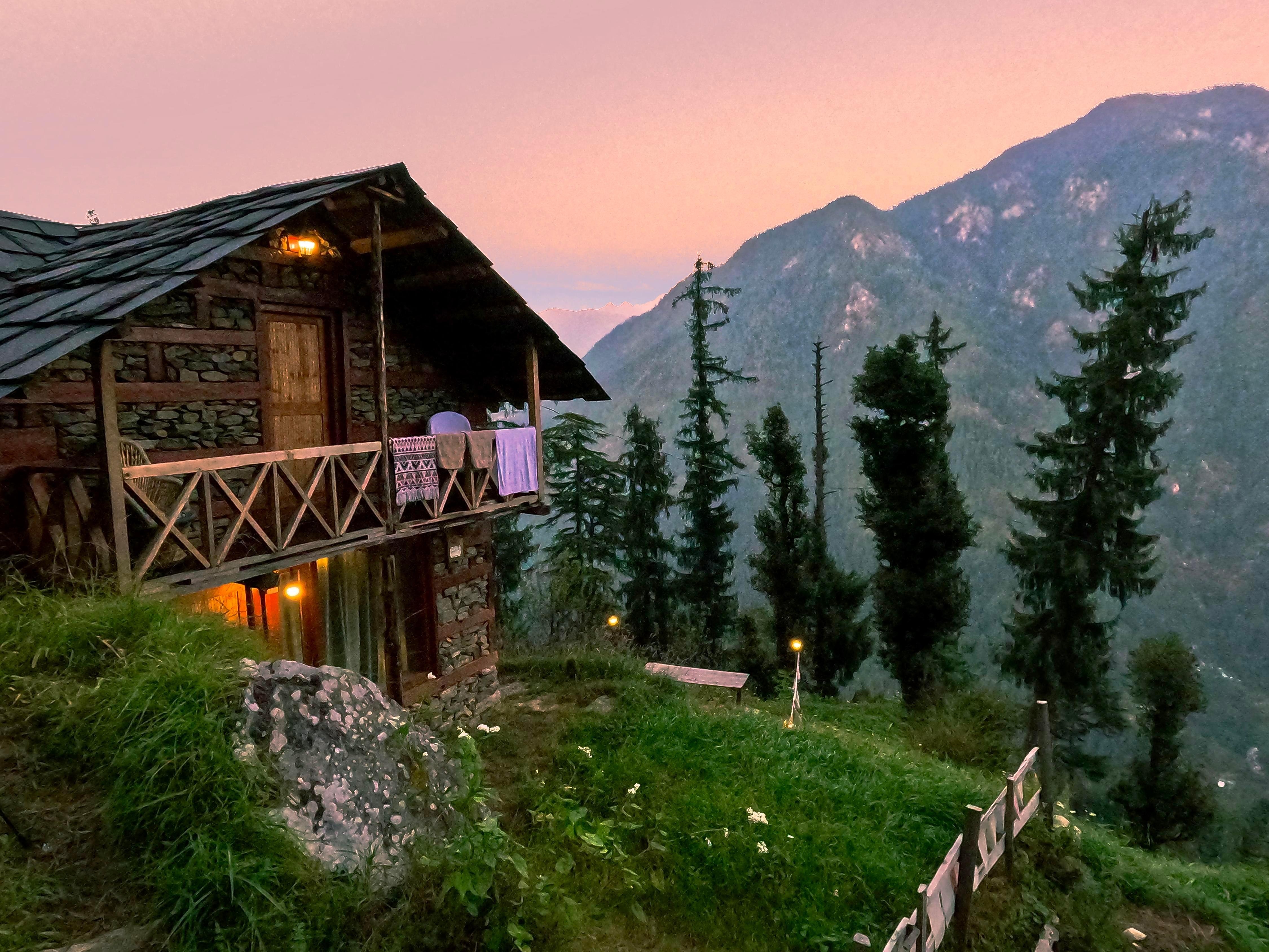 The Pahadi Earthen home JIBHI 𝗕𝗢𝗢𝗞 Jibhi Cottage