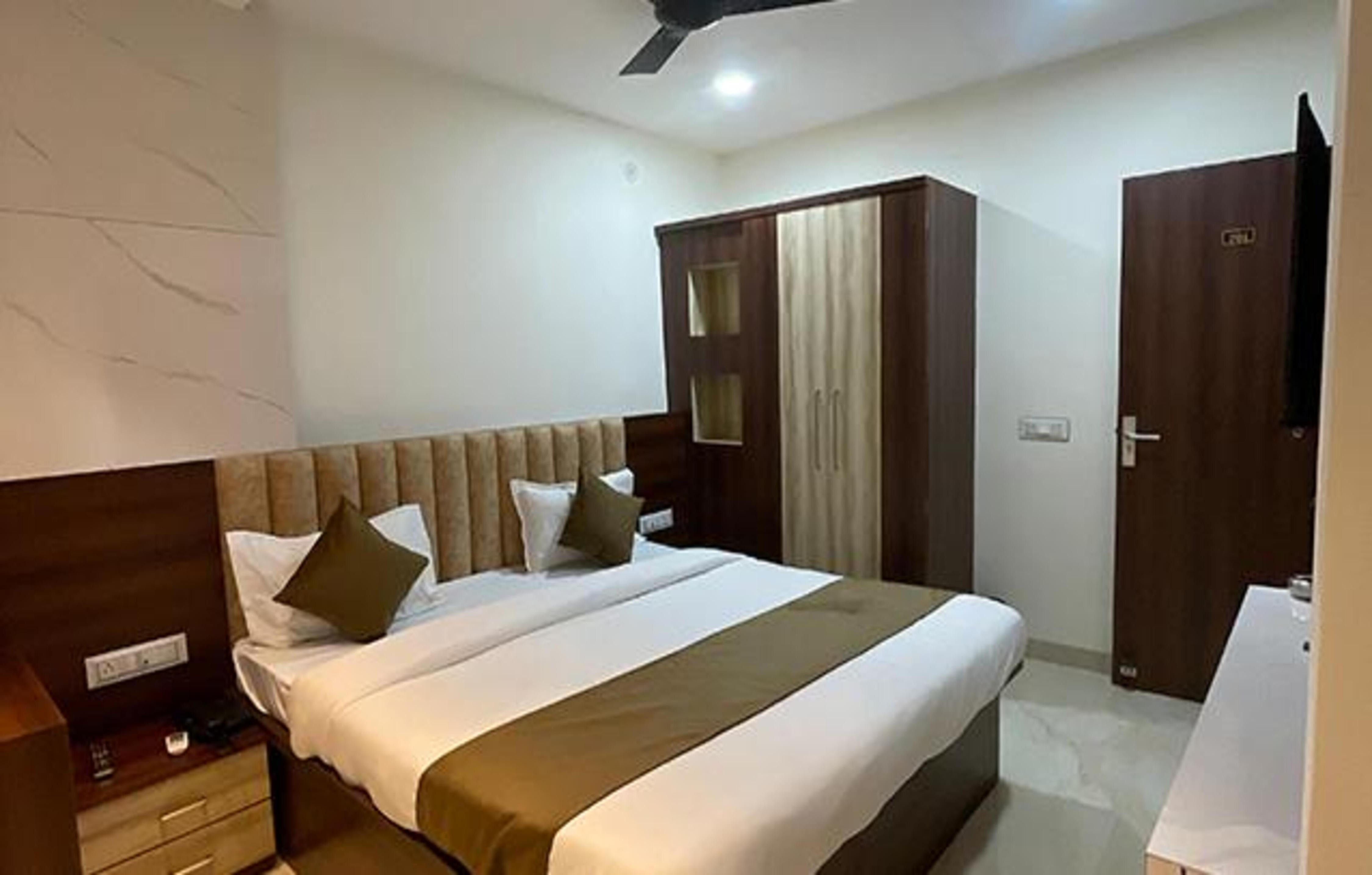FabHotel SS Inn - Indore International Airport Indore - Reviews, Photos ...