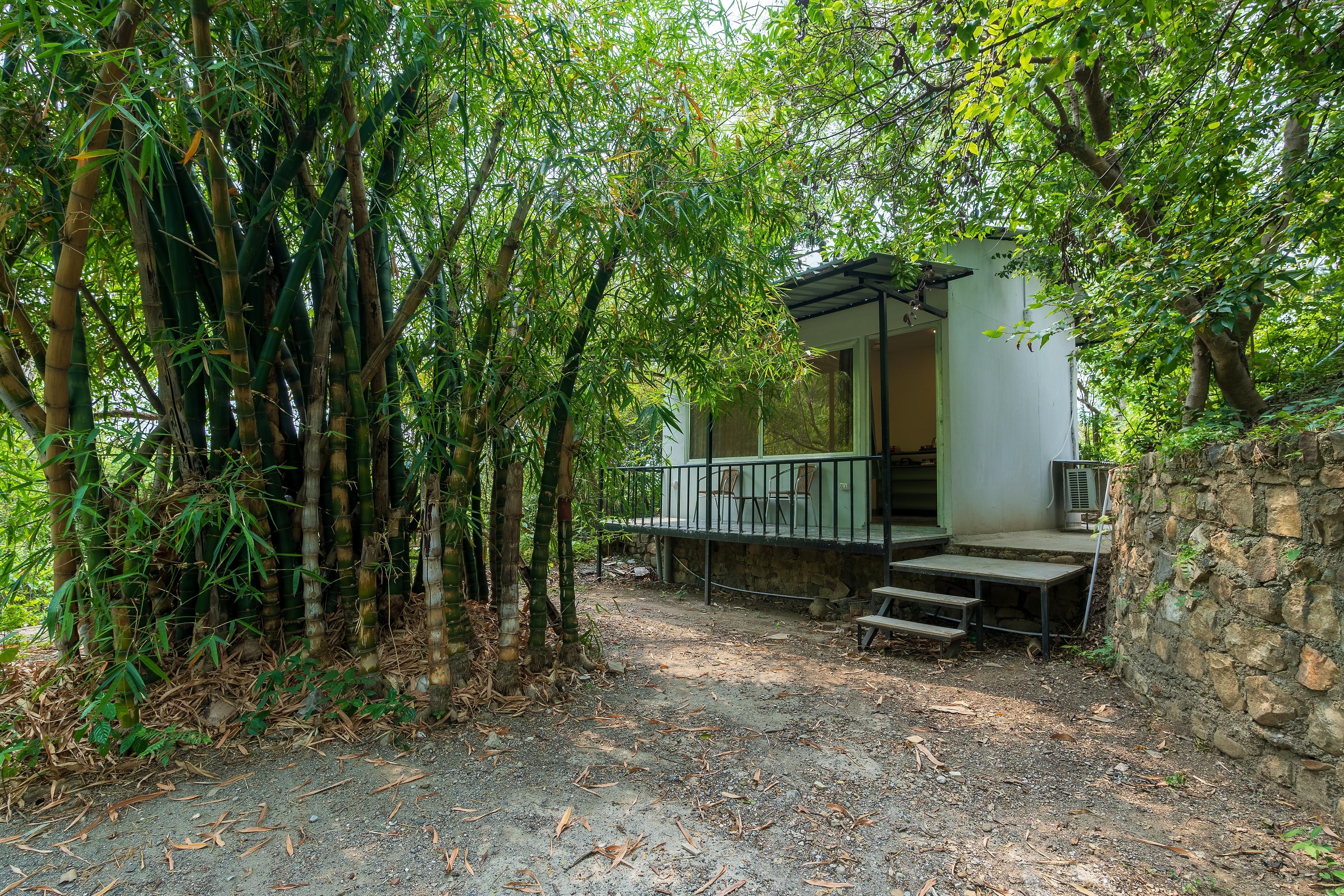 Vanantara 1BR Forest Cottage Dehradun by Homeyhuts 𝗕𝗢𝗢𝗞 Dehradun Villa