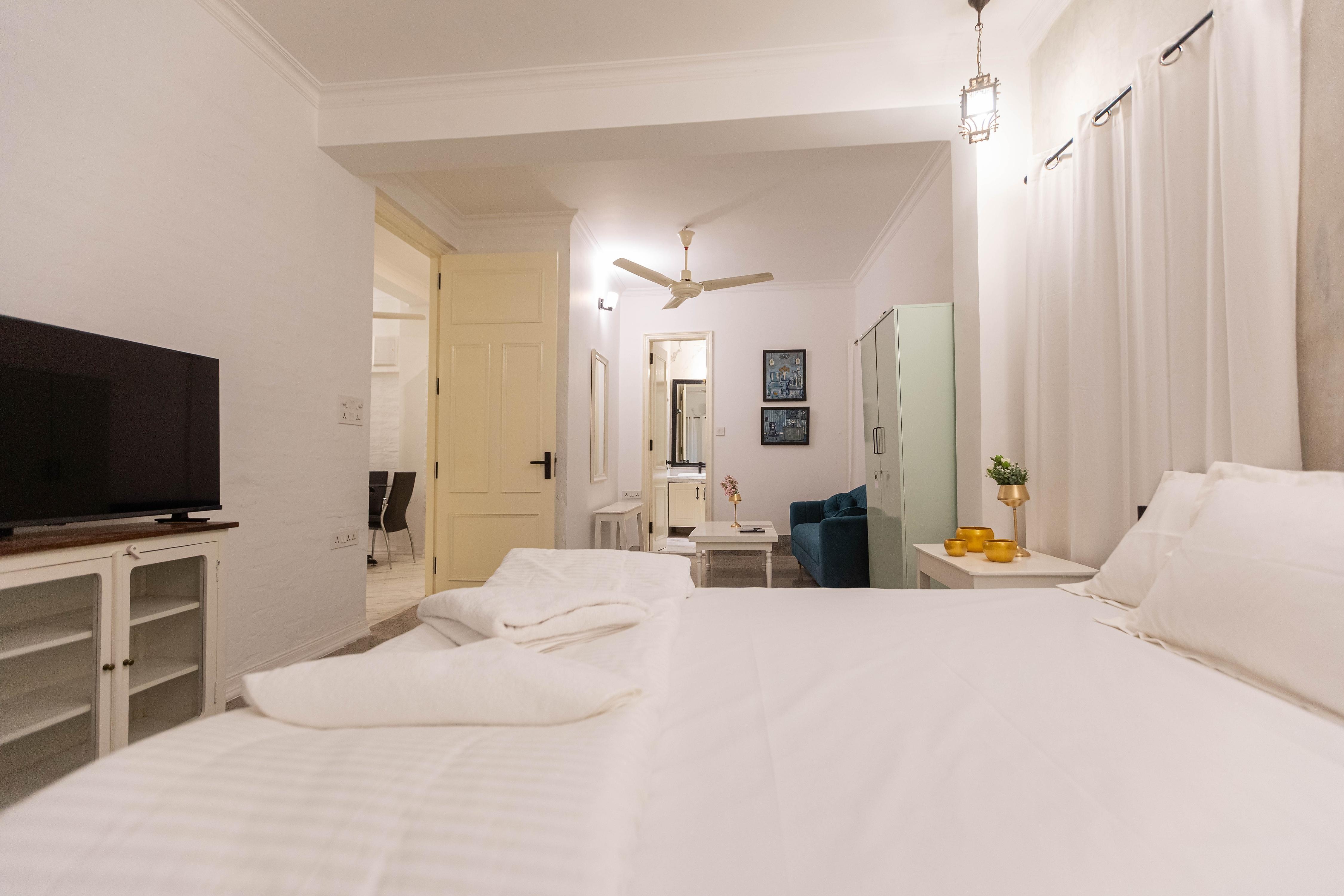 Rooms of Handmade Homes: US consulate | Private Rooms in an Apartment ...