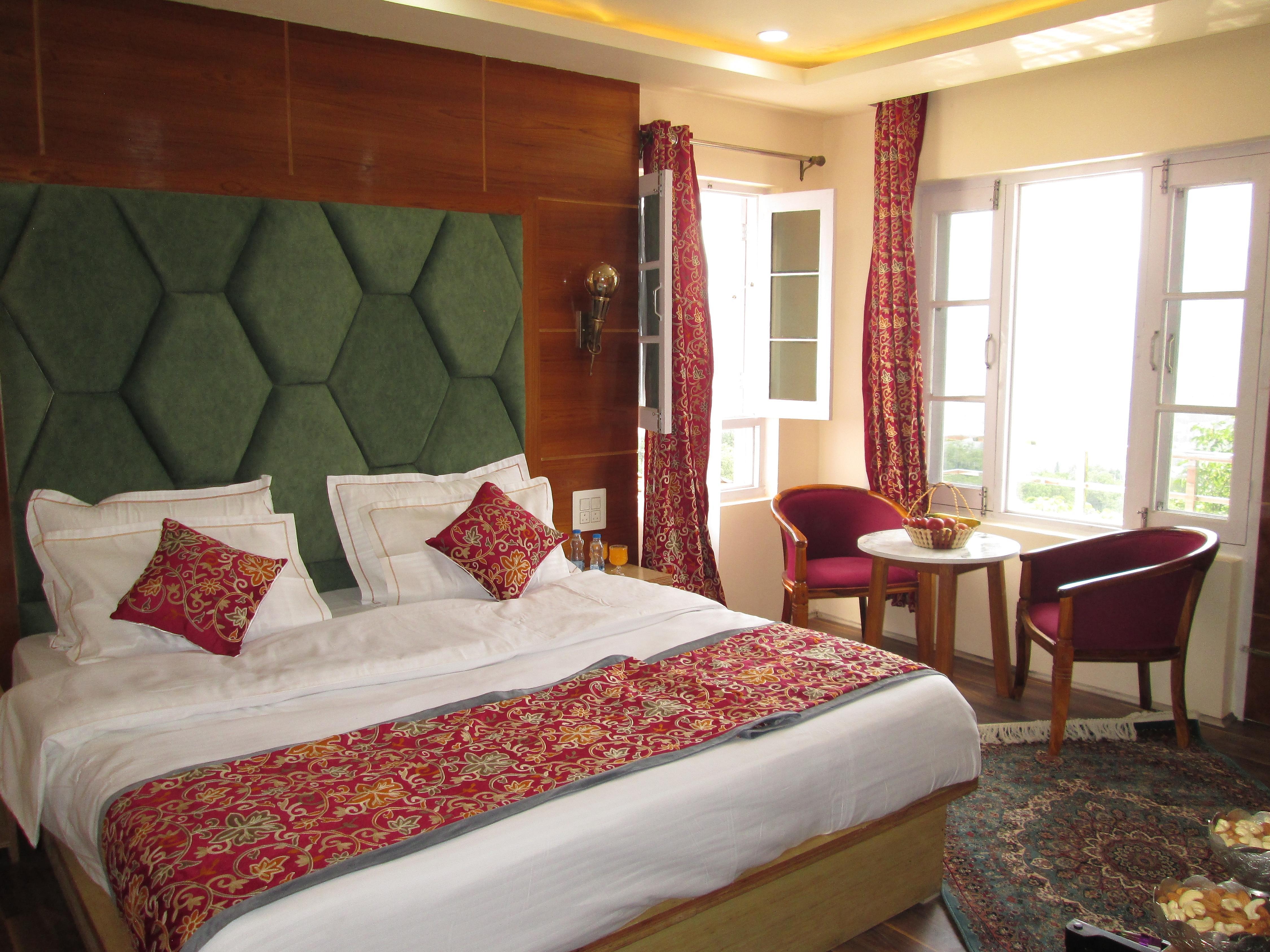 Hotel Peak Paradise Resorts 𝗕𝗢𝗢𝗞 Pahalgam Hotel