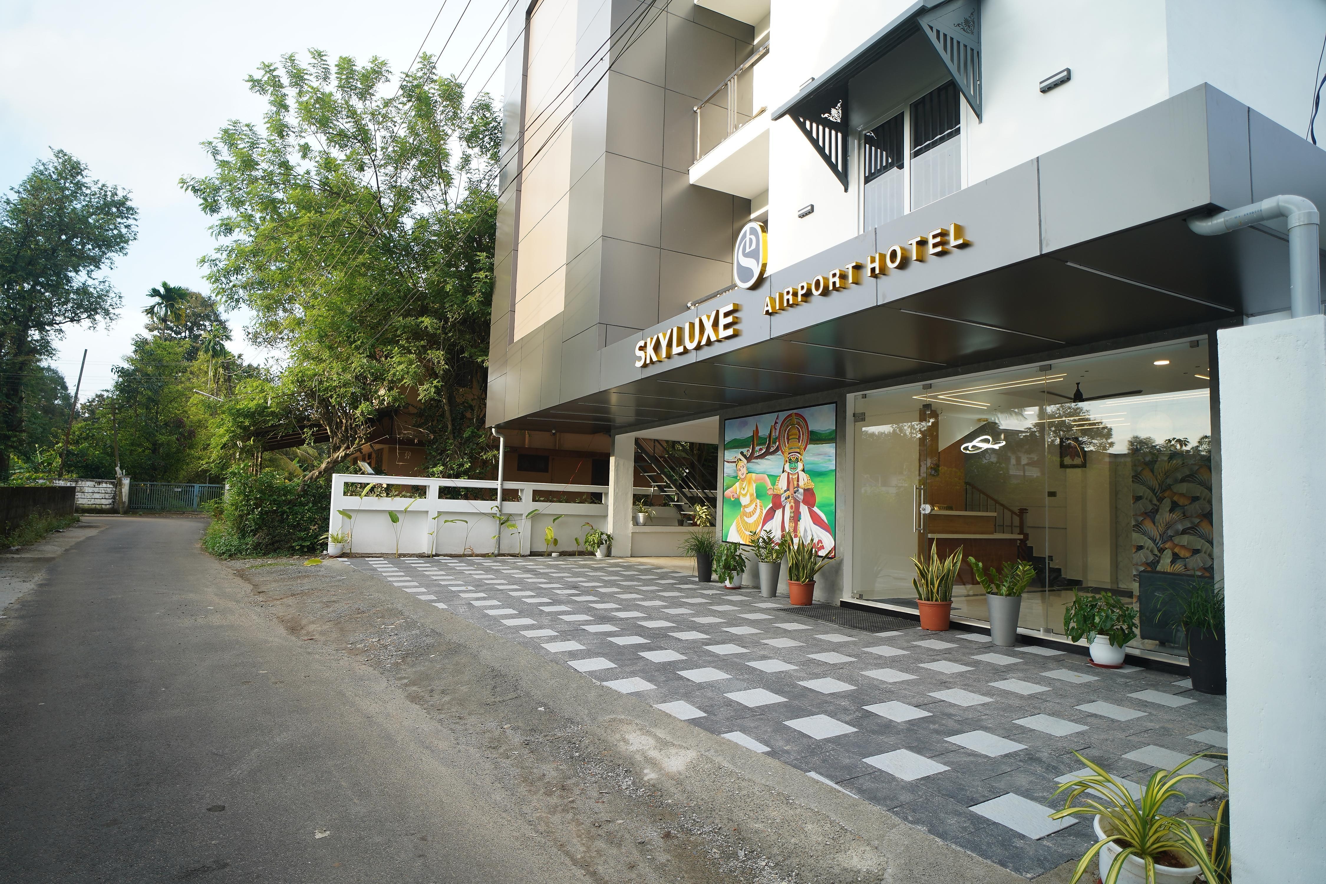 SKYLUXE AIRPORT HOTEL Cochin - Reviews, Photos & Offer