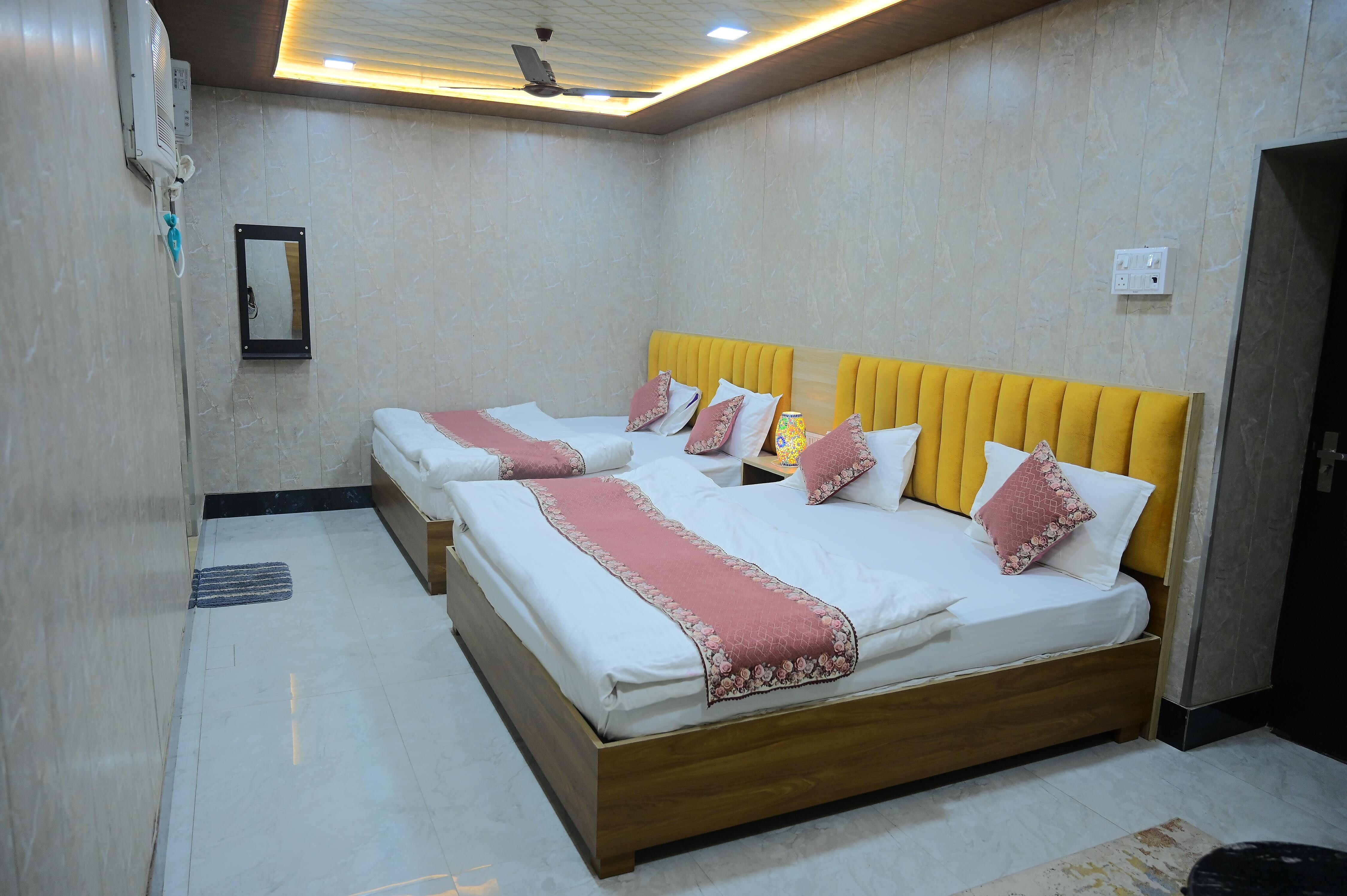 Shree Kanchan Bhavan Grand Heritage 𝗕𝗢𝗢𝗞 Ayodhya Homestay