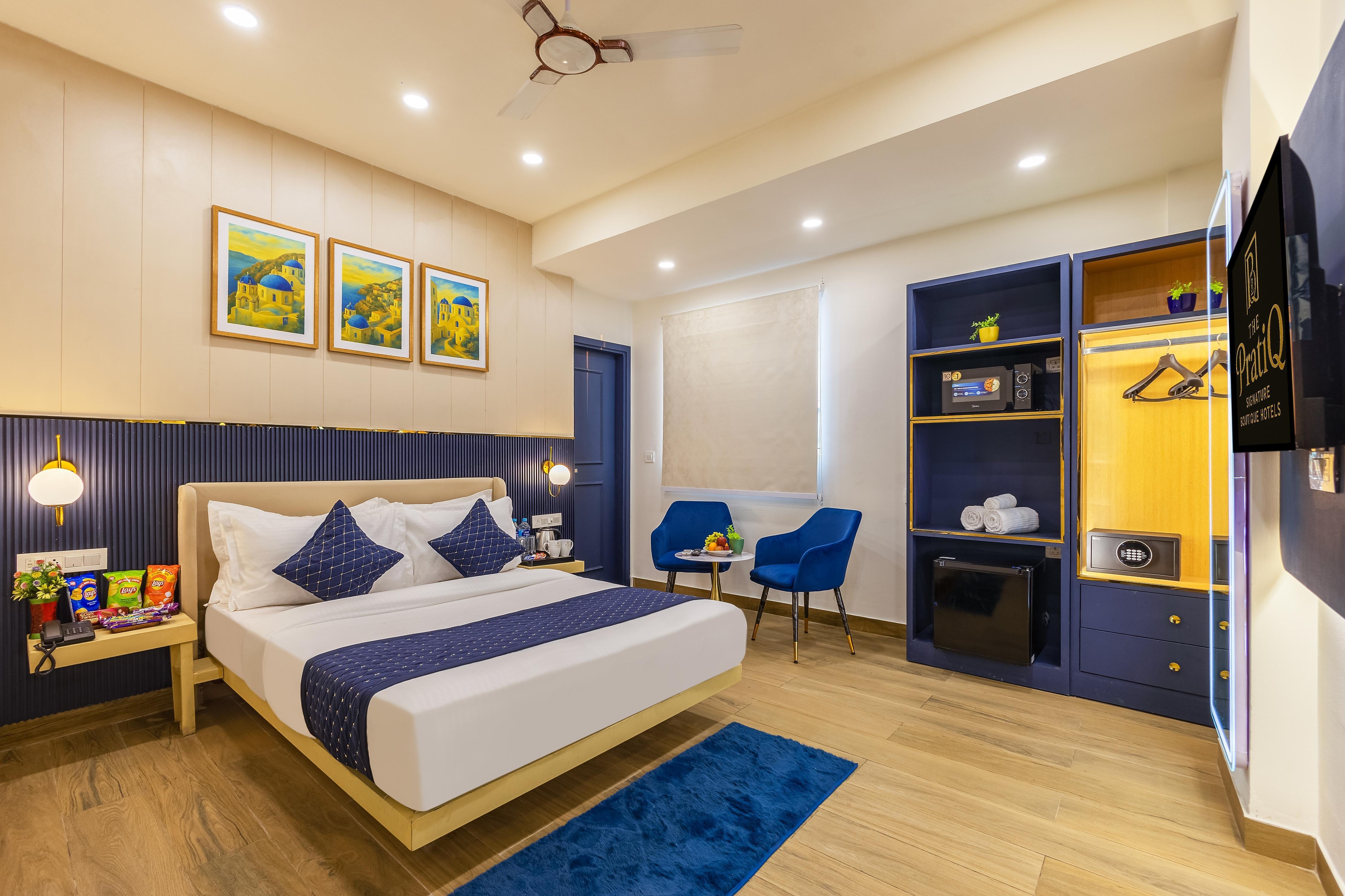 The PratiQ Neo - Meera Bagh 𝗕𝗢𝗢𝗞 Delhi Hotel