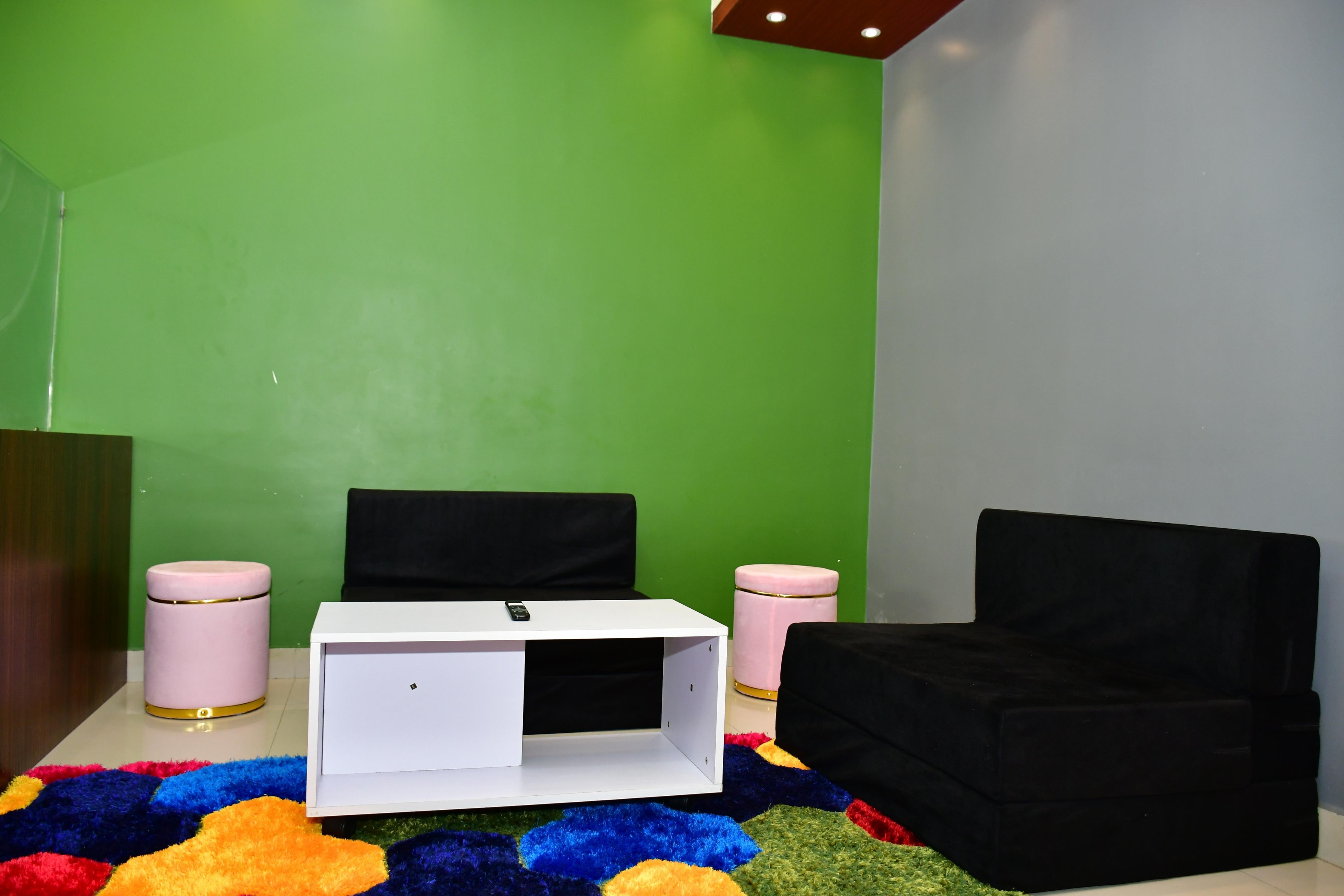 Reasonable HIgh End Entire Apartment/Suite Near Airport CC2 and Eco ...