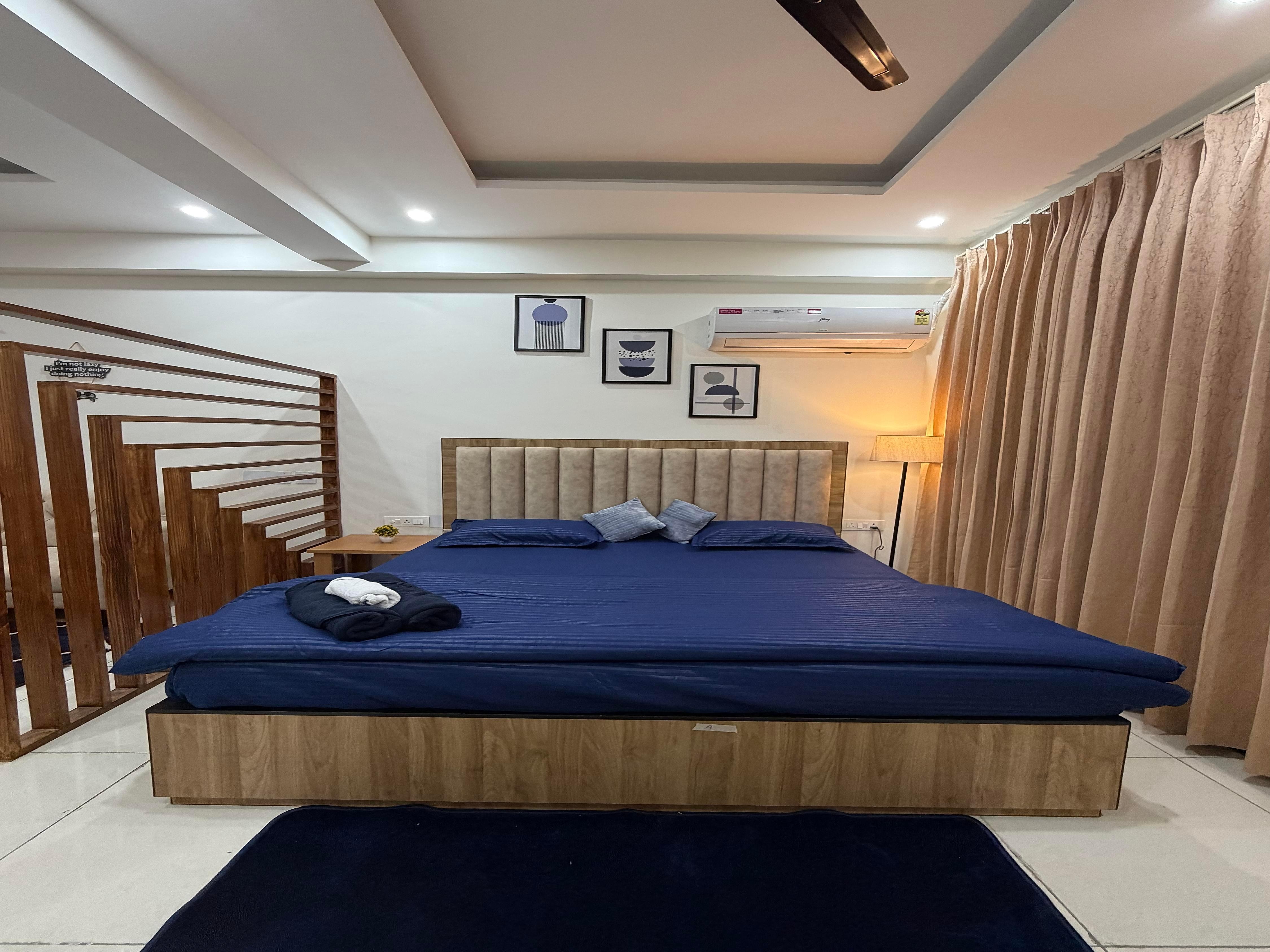 Luxe Label Studio by Sam Stylish luxury studio 𝗕𝗢𝗢𝗞 Zirakpur Homestay