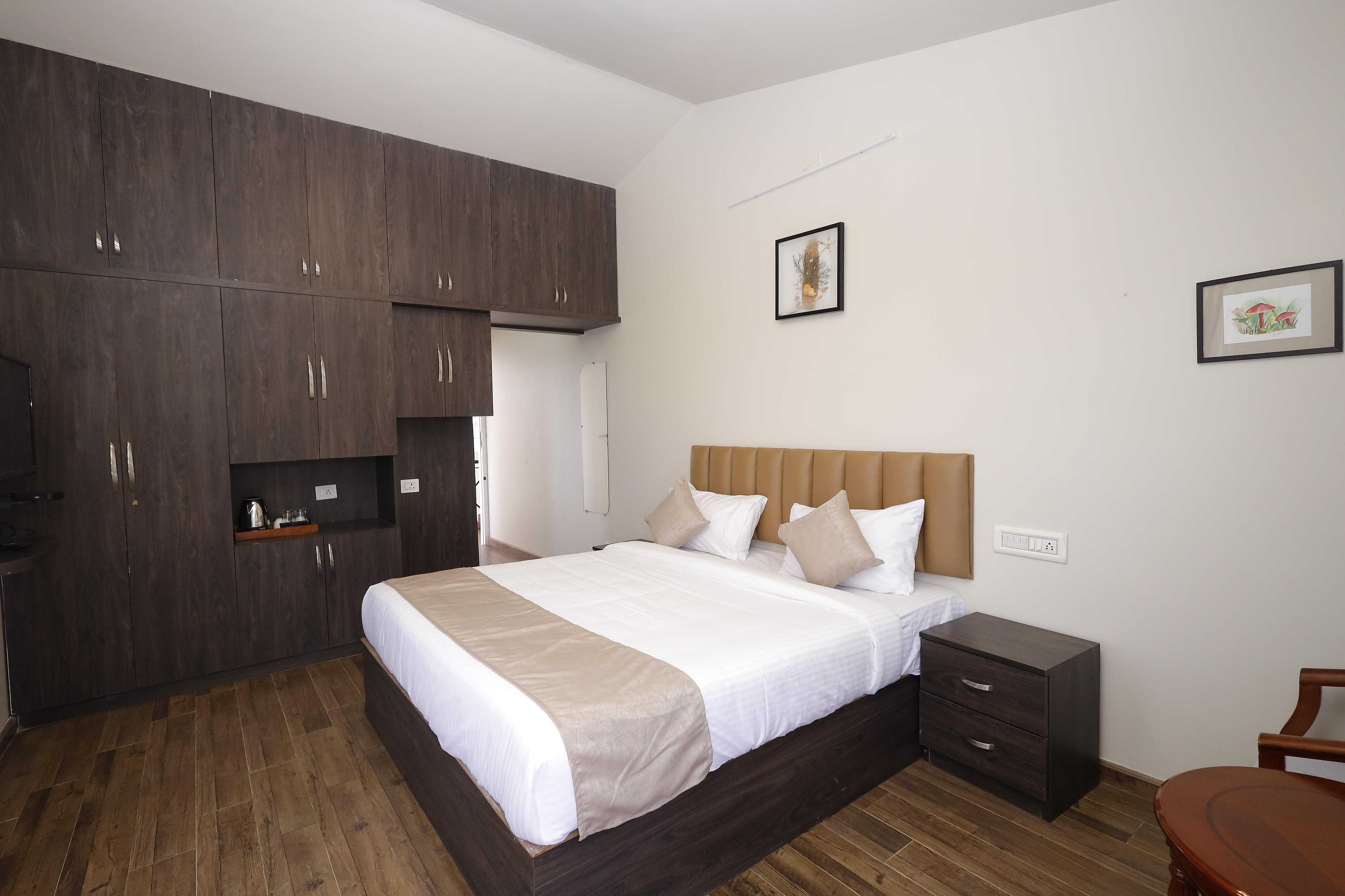 The Nook Above 𝗕𝗢𝗢𝗞 Ooty Guest House