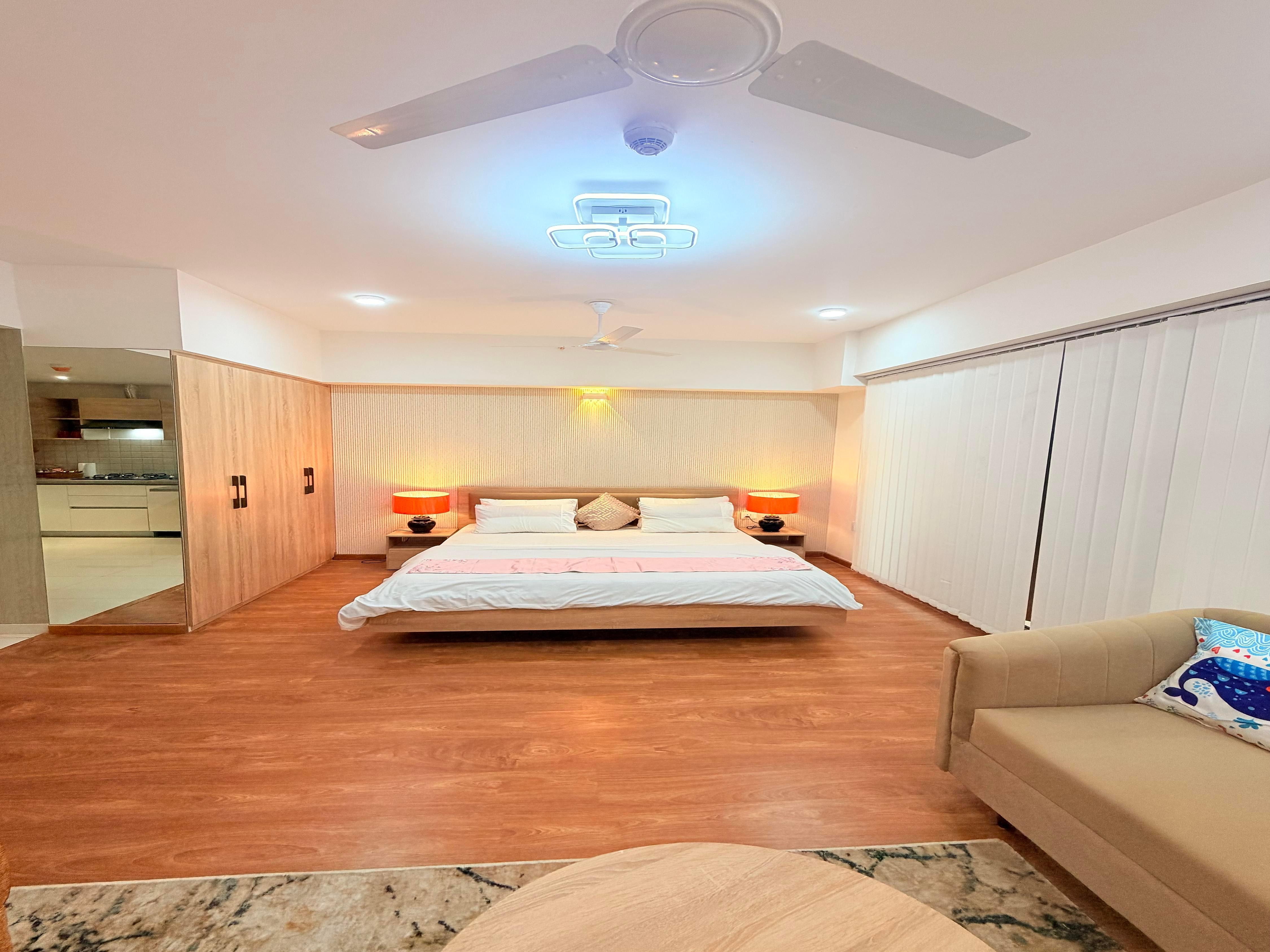Business Suite near Expo Mart , Pari Chowk G Noida Homestay Greater ...