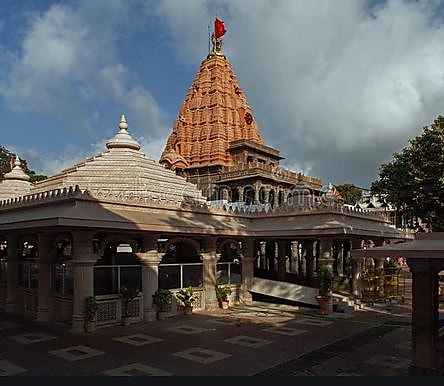 Hotels Near Mahakaleshwar Marg Book from Top Places to Stay Near ...