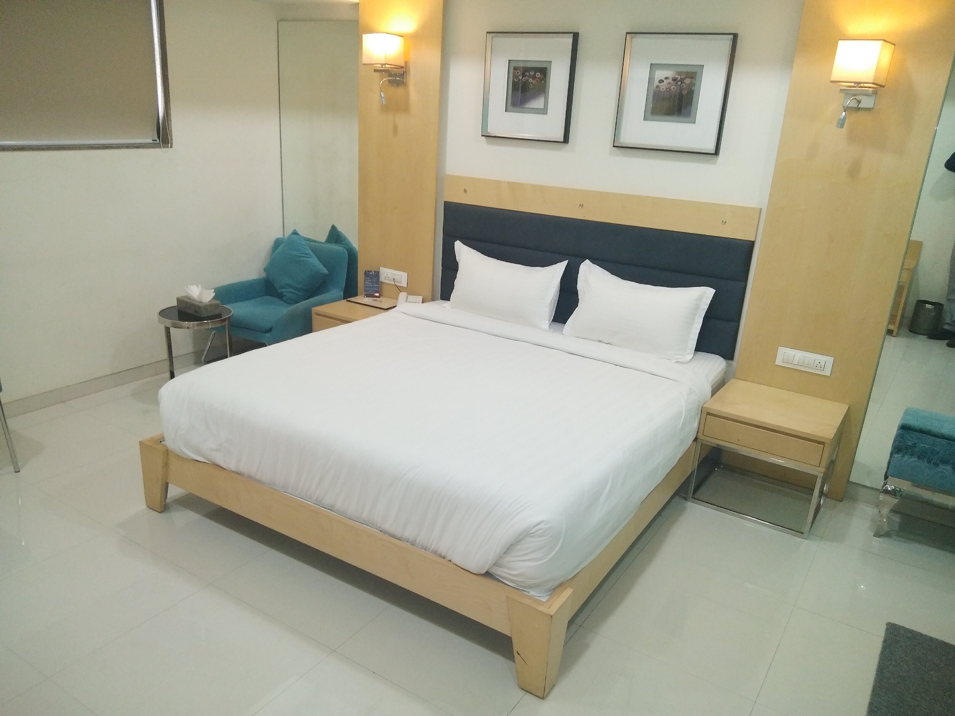 SN Blu Hotel Ahmedabad INR 767 OFF ( ̶2̶8̶0̶0̶ ) Hotel Price, Address ...