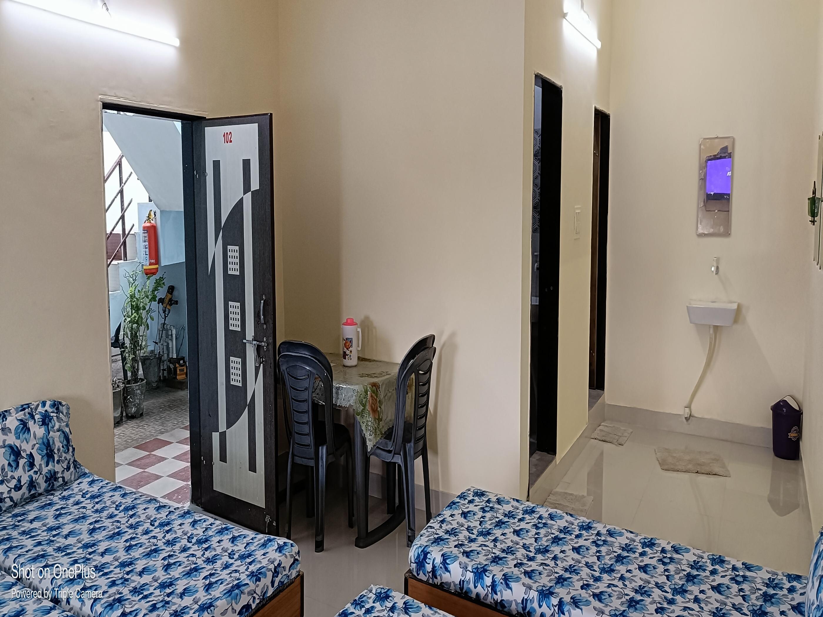 Devbhoomi Residency 𝗕𝗢𝗢𝗞 Dwarka Homestay 𝘄𝗶𝘁𝗵 ₹𝟬 𝗣𝗔𝗬𝗠𝗘𝗡𝗧