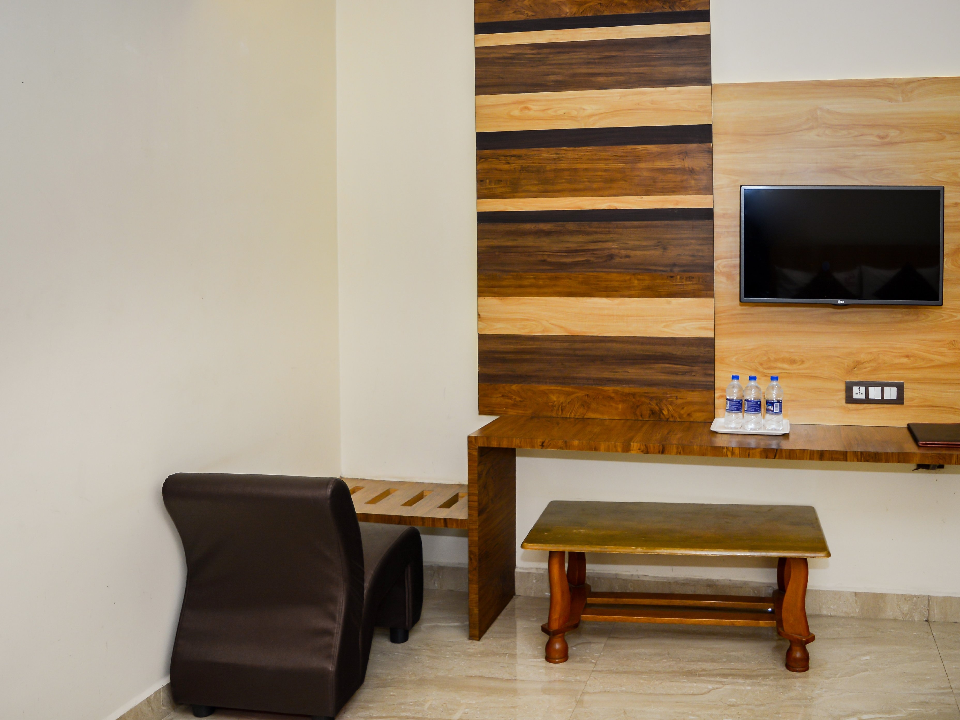 HOTEL SAI KRISH GRAND 100% Money Back 𝗕𝗢𝗢𝗞 Chennai Hotel 𝘄𝗶𝘁𝗵 𝗙𝗥𝗘𝗘 ...