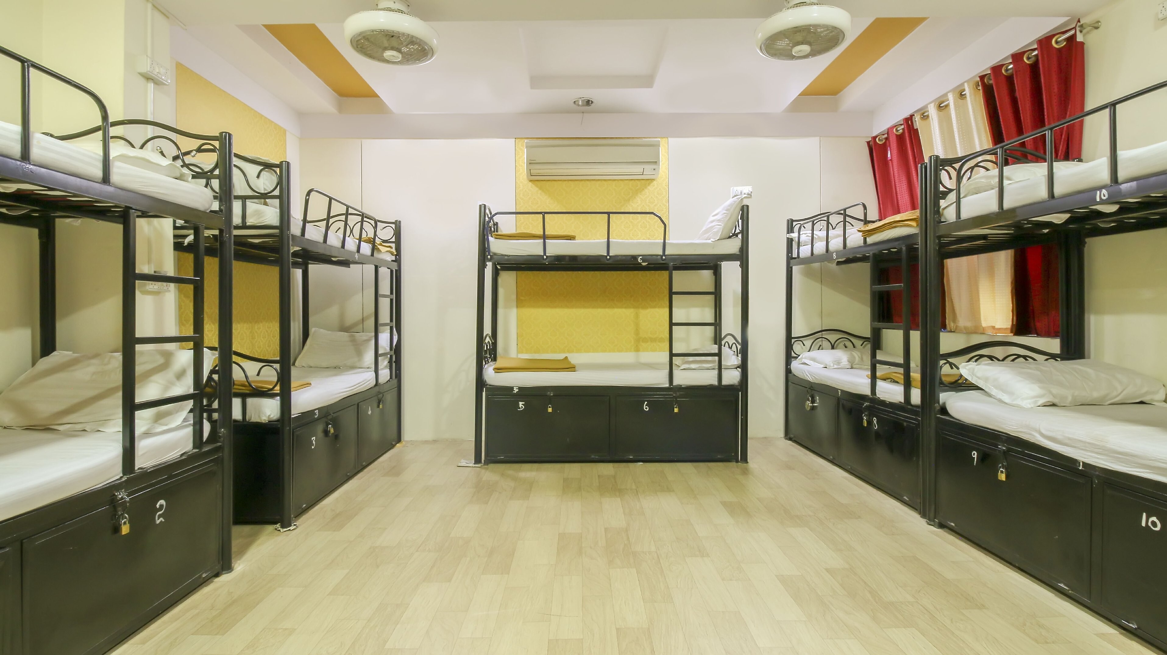 bandra dormitory Mumbai Hostel Price, Address & Reviews