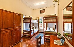 Zostel Plus Wayanad 𝗕𝗢𝗢𝗞 Wayanad Hostel