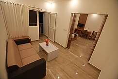 Thrill Holidays | Valley-view Rooms | Munnar Villa BOOK @ ₹1