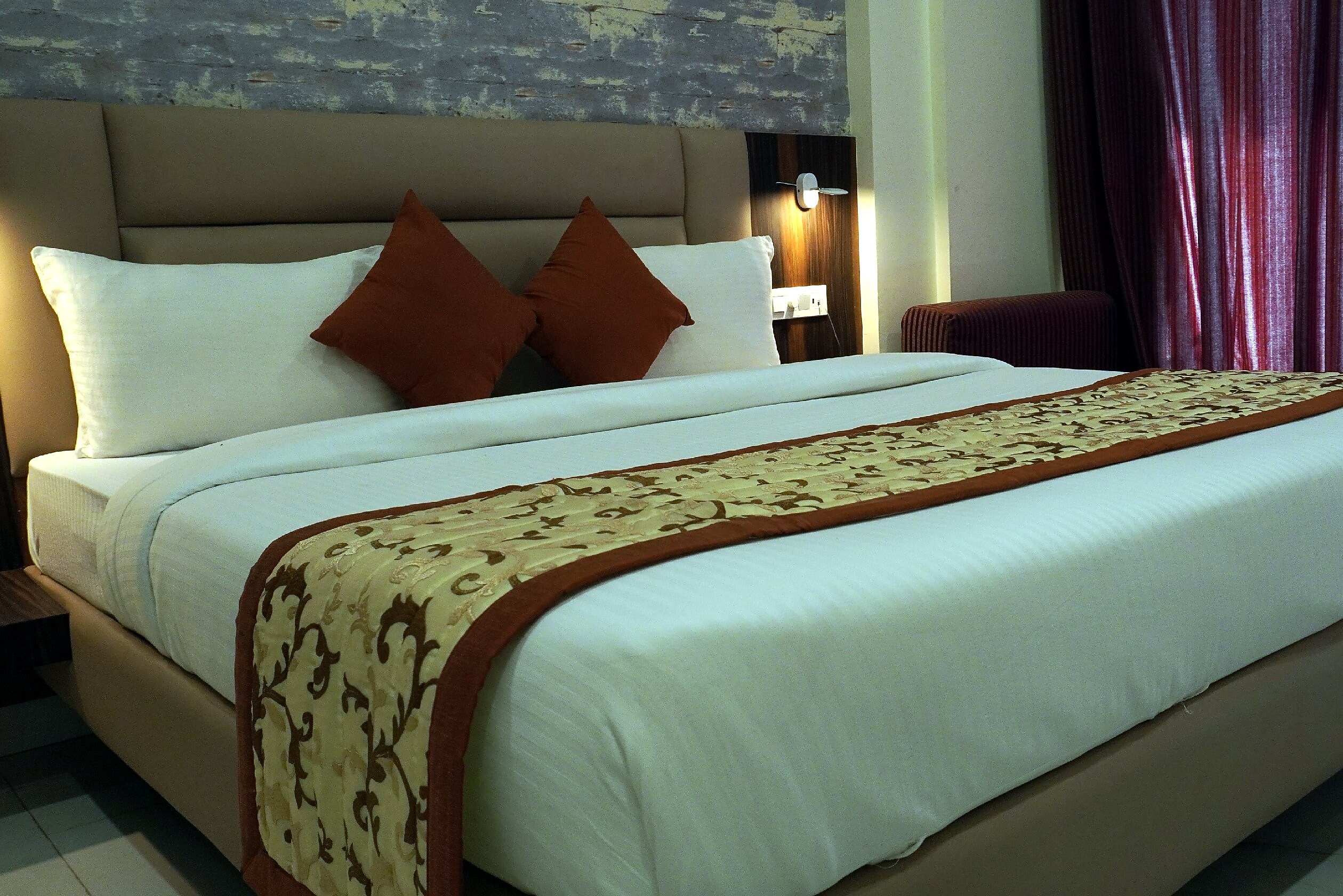 Royal Suites Chakki Mor 𝗕𝗢𝗢𝗞 Kasauli Hotel 𝘄𝗶𝘁𝗵 𝗙𝗥𝗘𝗘 𝗖𝗮𝗻𝗰𝗲𝗹𝗹𝗮𝘁𝗶𝗼𝗻