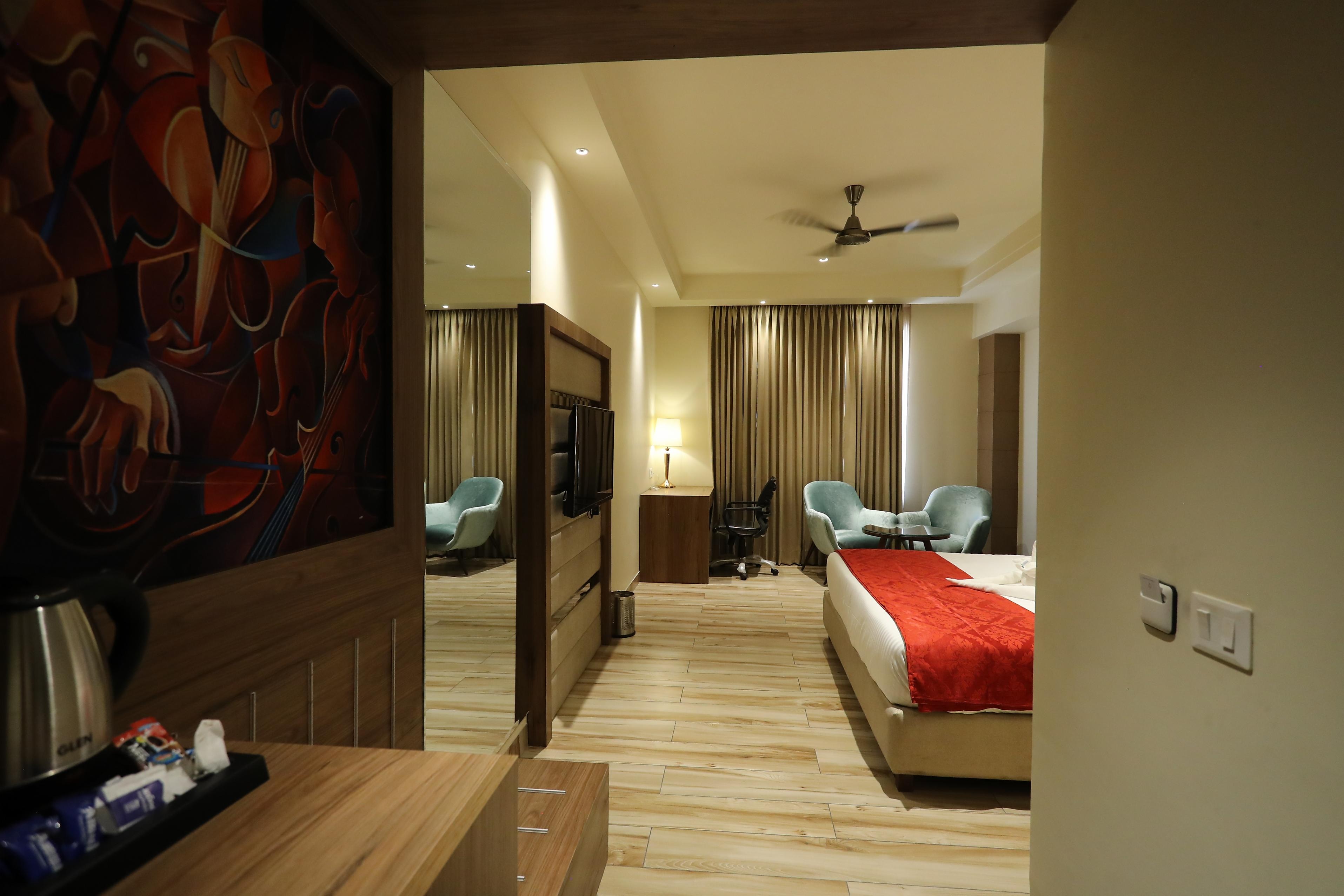 Hotel Spangle Stone 𝗕𝗢𝗢𝗞 Dhuri Hotel 𝘄𝗶𝘁𝗵 𝗙𝗥𝗘𝗘 𝗖𝗮𝗻𝗰𝗲𝗹𝗹𝗮𝘁𝗶𝗼𝗻