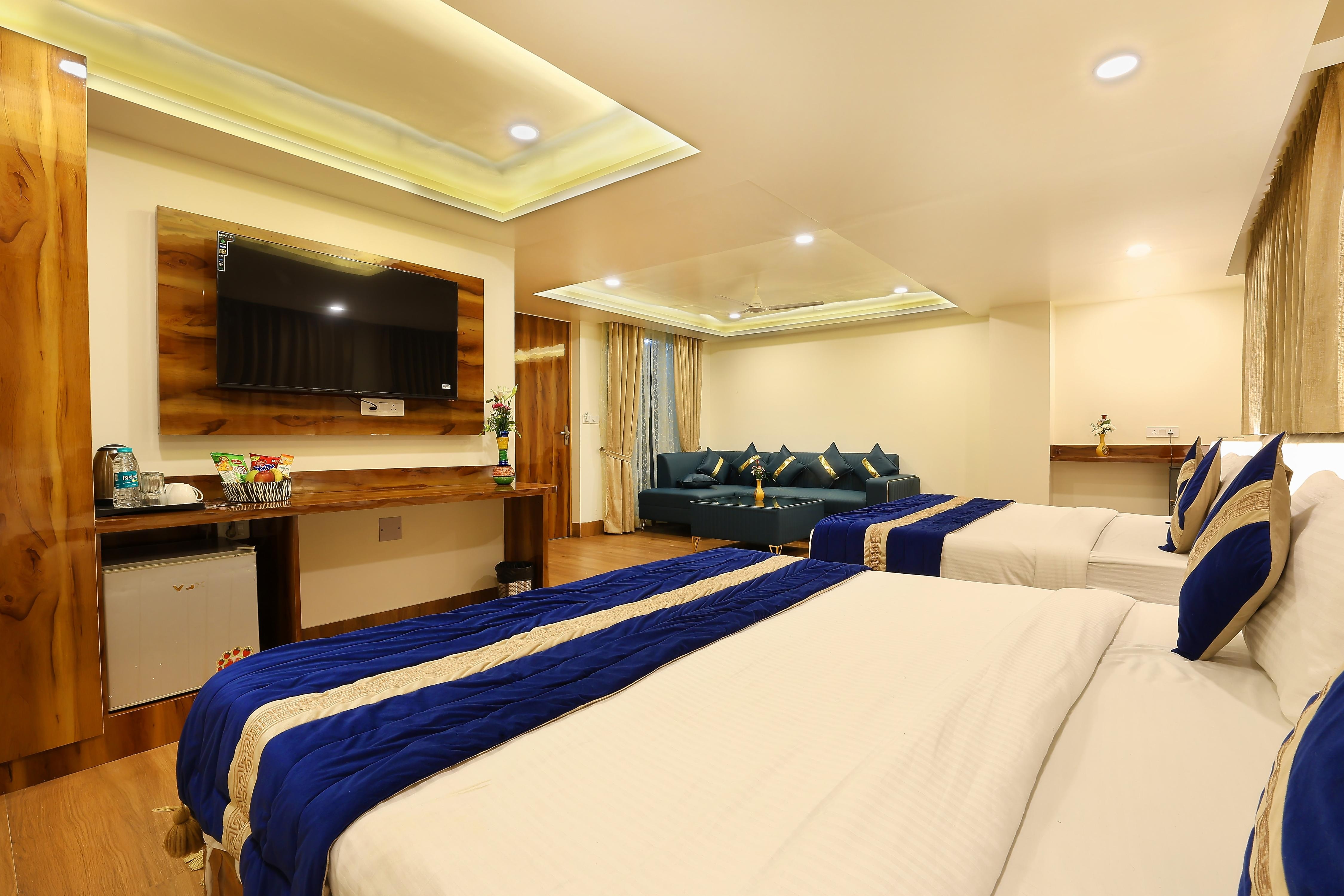Hotel The View 𝗕𝗢𝗢𝗞 Delhi Hotel
