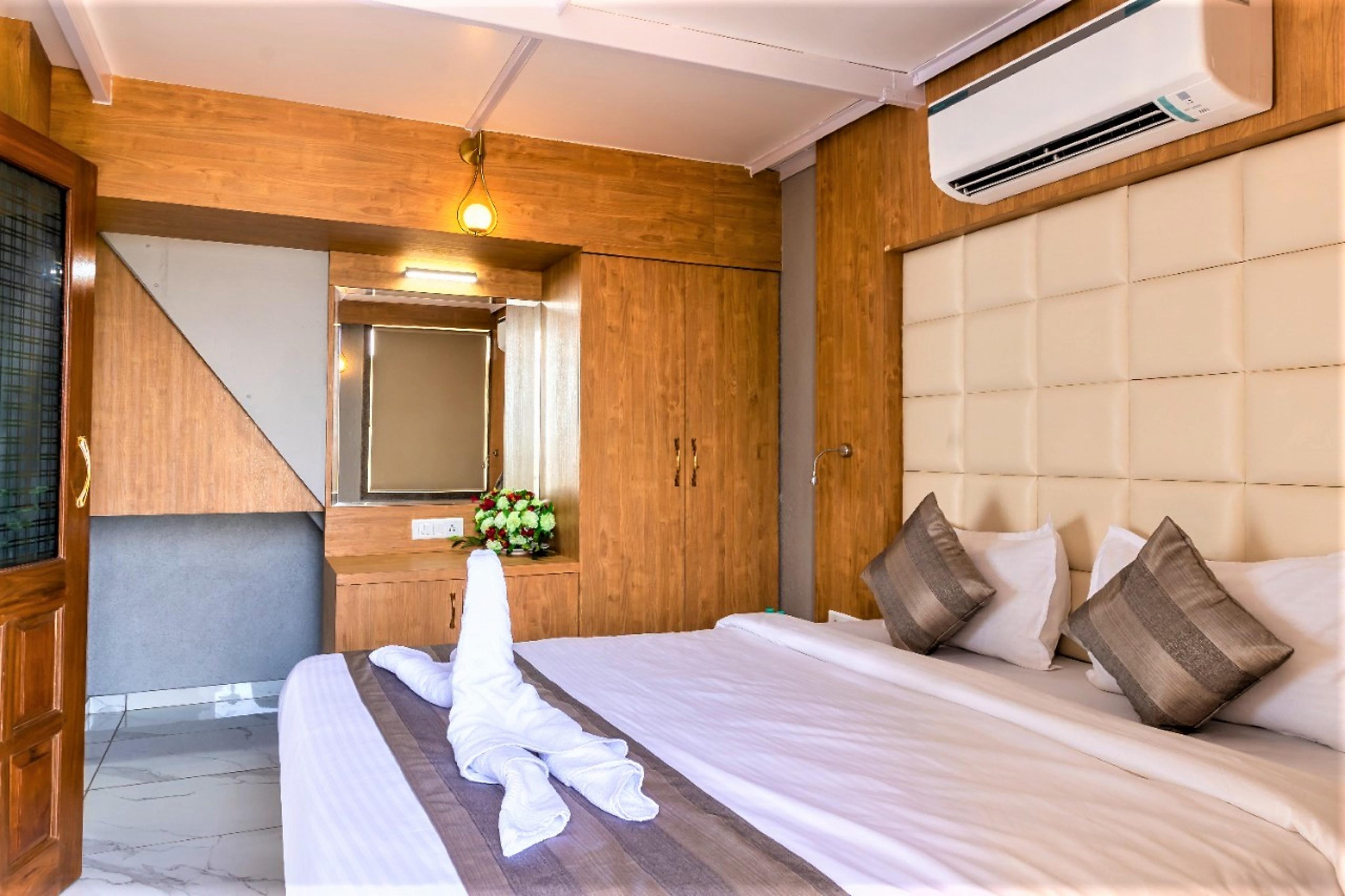 Nakshatra Resort - A Luxury Dam View Dhom Dam 𝗕𝗢𝗢𝗞 Wai Resort 𝘄𝗶𝘁𝗵 𝗙𝗥𝗘𝗘 ...