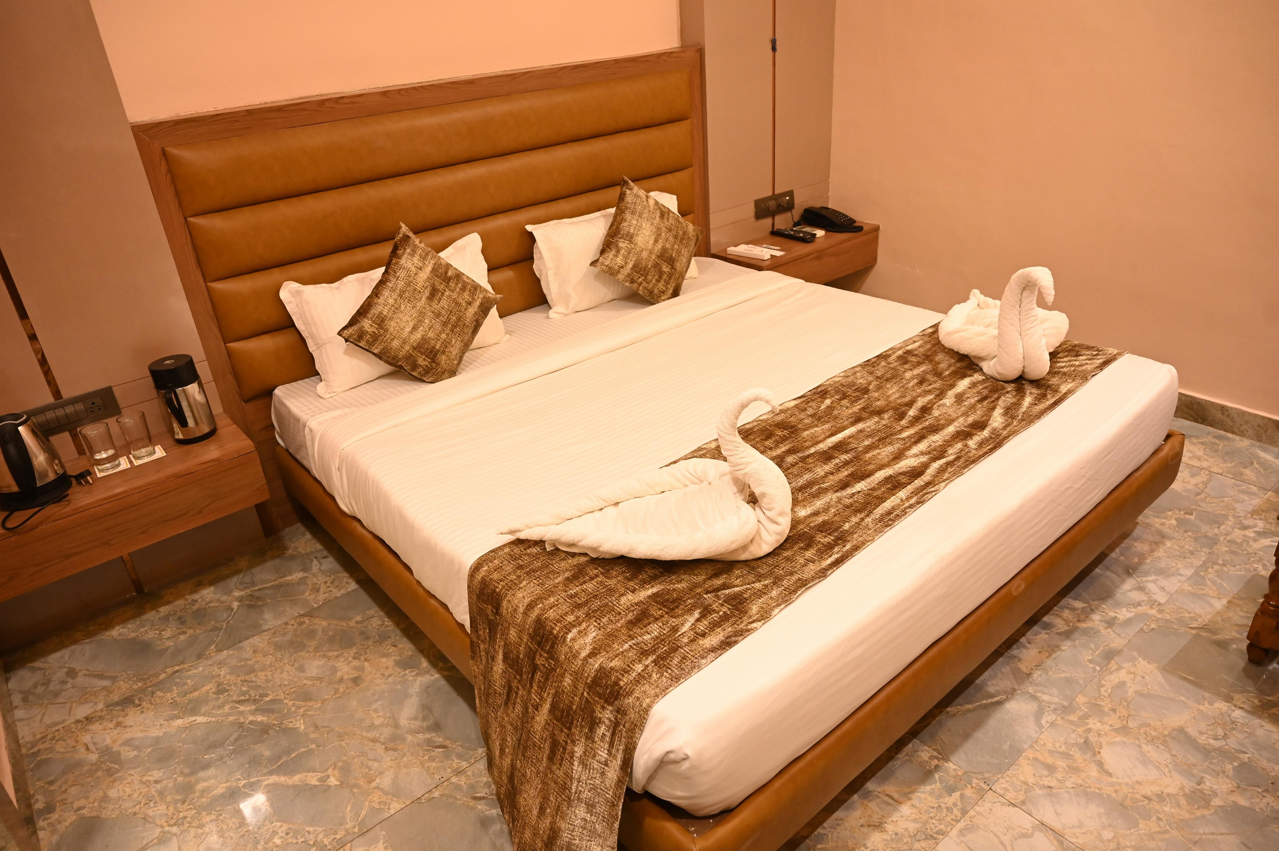 The Shah Imperial 𝗕𝗢𝗢𝗞 Gwalior Hotel 𝘄𝗶𝘁𝗵 ₹𝟬 𝗣𝗔𝗬𝗠𝗘𝗡𝗧