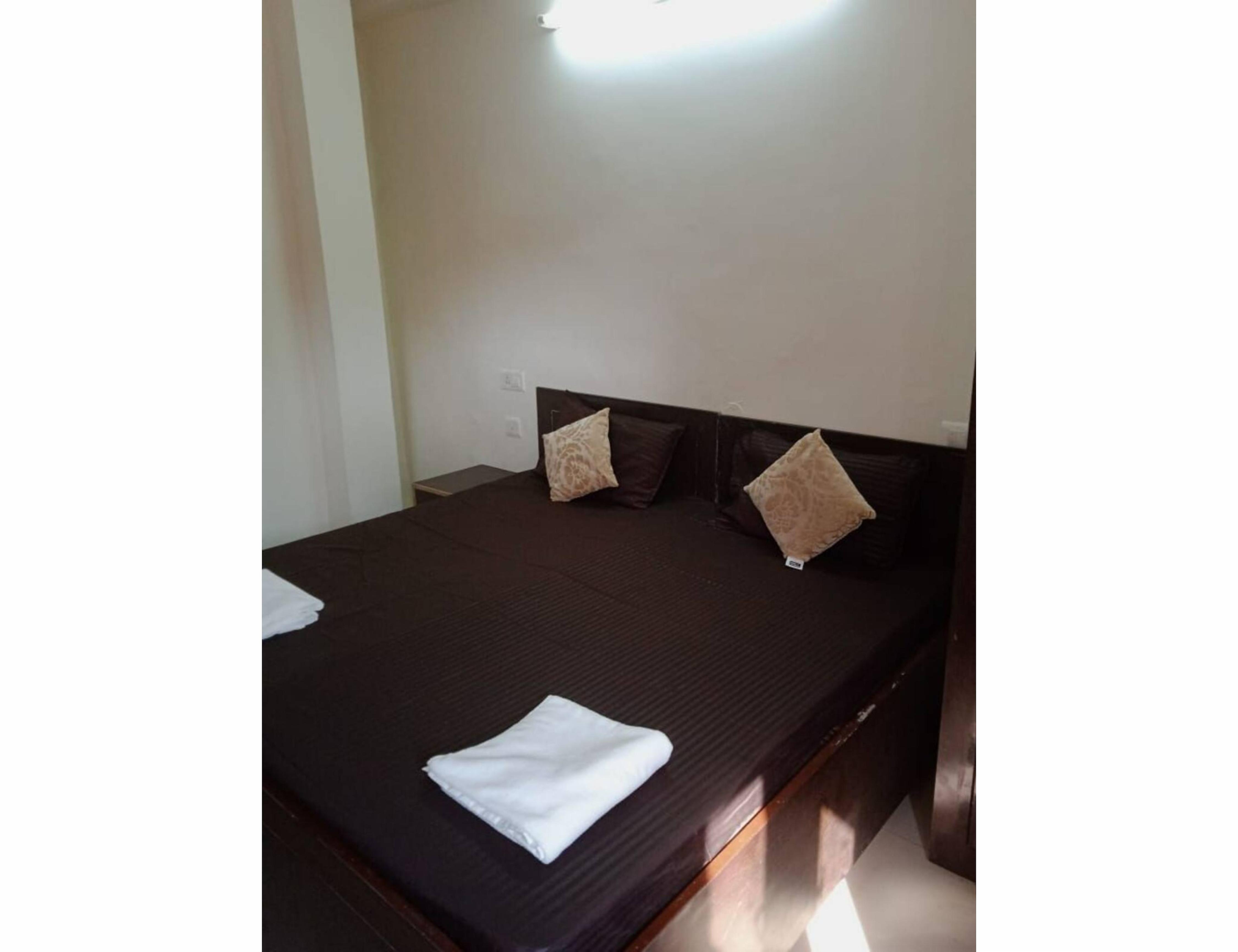 1 BHK spacious apartment in Kanchal 2 km from Har Ki Pauri 𝗕𝗢𝗢𝗞 ...