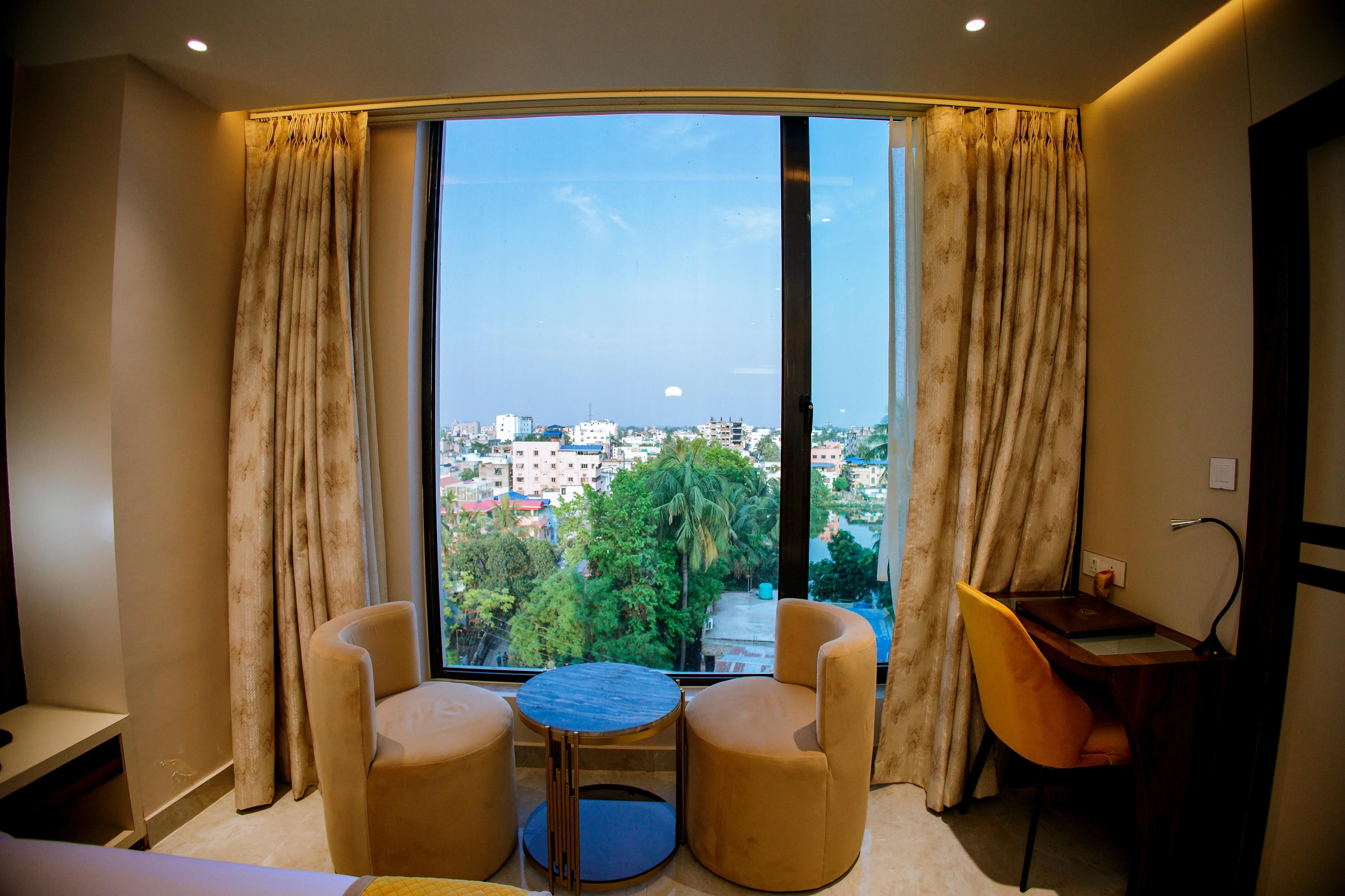 Hotel The Grand Embassy 𝗕𝗢𝗢𝗞 Malda Hotel 𝘄𝗶𝘁𝗵 𝗙𝗥𝗘𝗘 𝗖𝗮𝗻𝗰𝗲𝗹𝗹𝗮𝘁𝗶𝗼𝗻