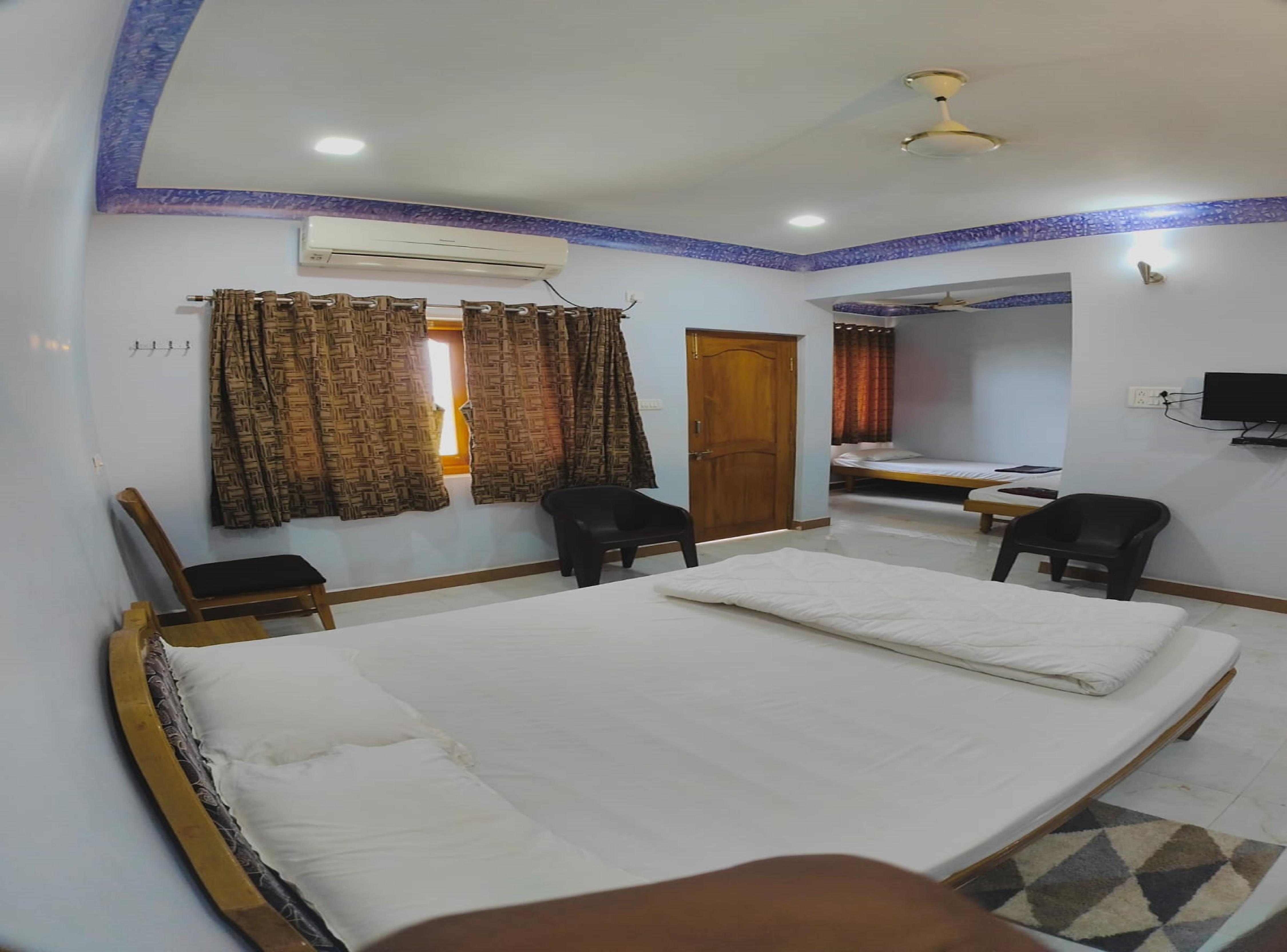 Photos of Hotel Gokul - Hotel in Kodinar