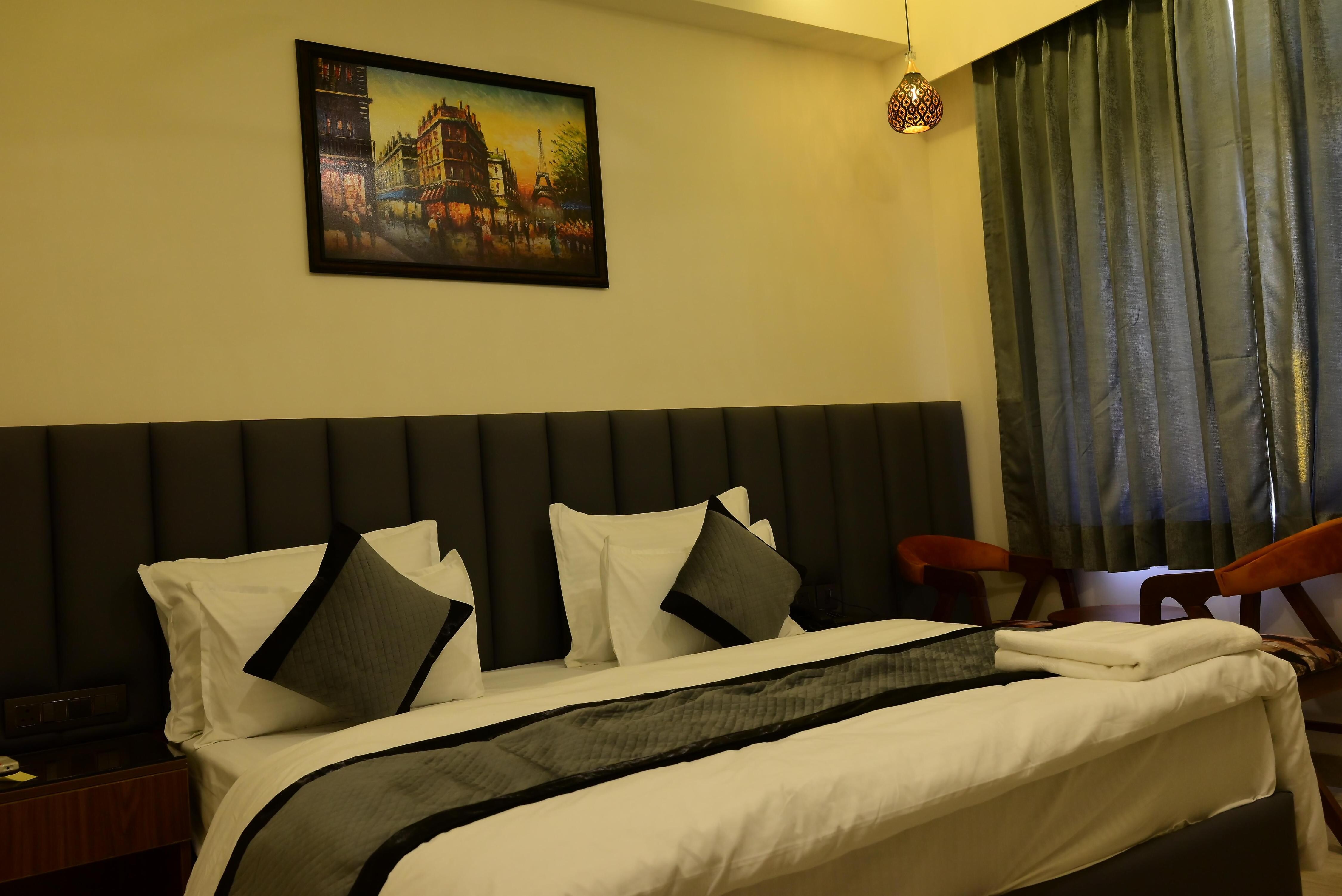 Hotel Palash 100% Money Back 𝗕𝗢𝗢𝗞 Noida Hotel 𝘄𝗶𝘁𝗵 𝗙𝗥𝗘𝗘 𝗖𝗮𝗻𝗰𝗲𝗹𝗹𝗮𝘁𝗶𝗼𝗻