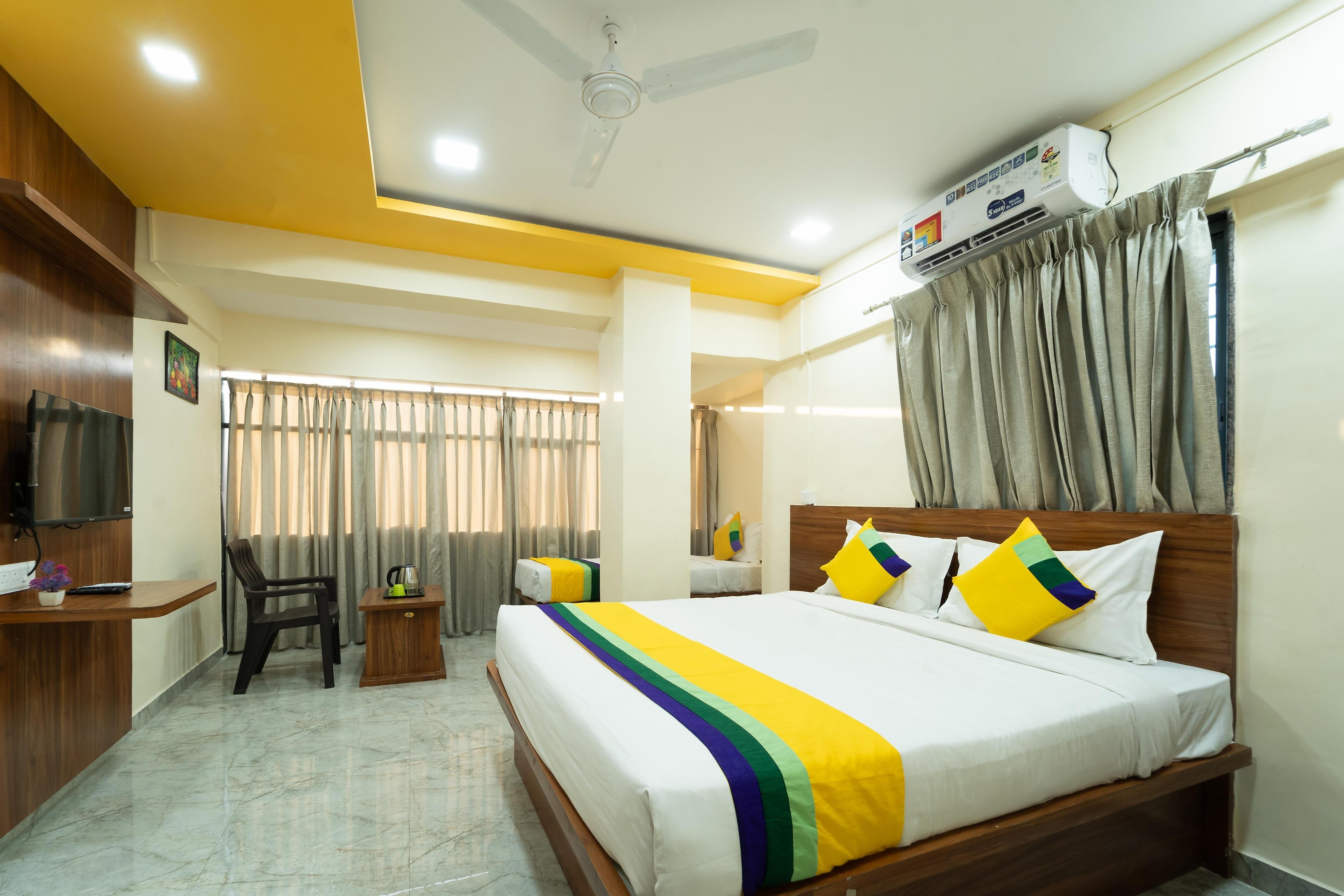 Itsy Hotels Anand Executive, Near Amanora Pune - Reviews, Photos & Offer